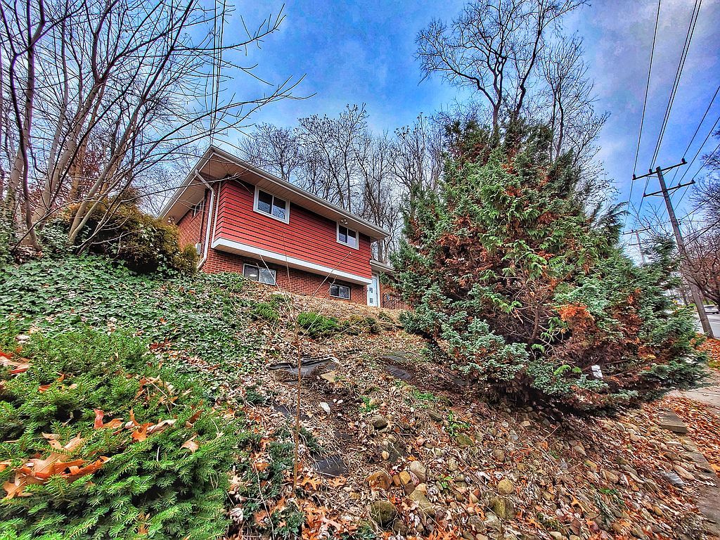 531 Hulton Rd, Oakmont, PA 15139 - See Est. Value, Schools & More