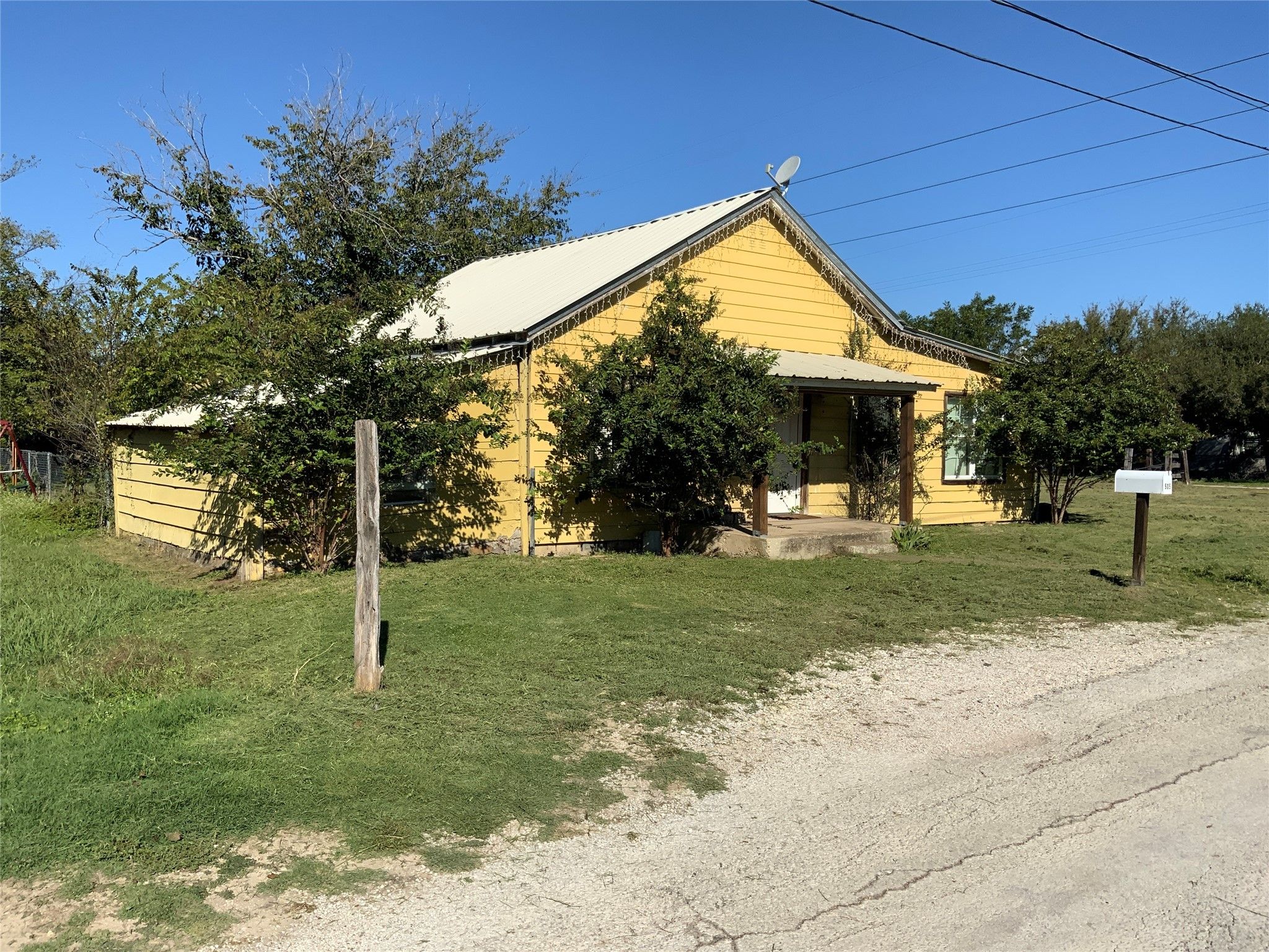 505 S Mary St, Comanche, TX 76442 - See Est. Value, Schools & More