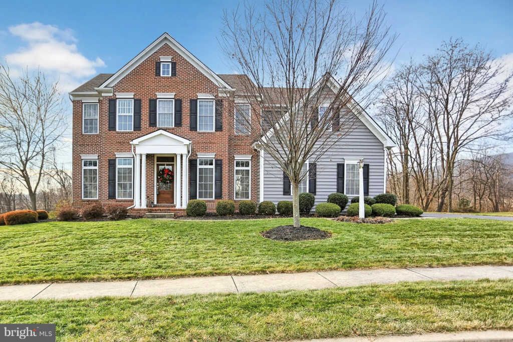 2390 Dewey Ln, Enola, PA 17025 - See Est. Value, Schools & More