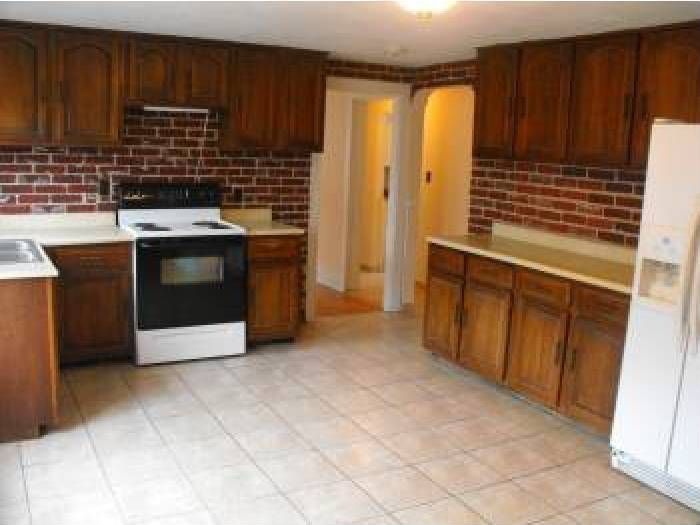 962 Victory Hwy, Mapleville, RI 02839 - See Est. Value, Schools & More