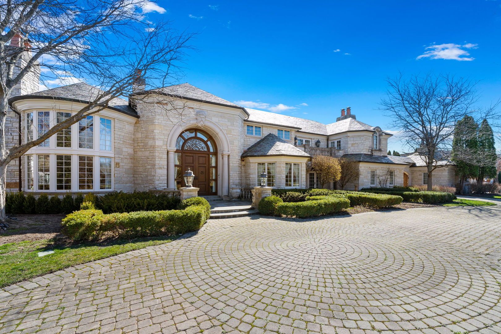 9 Natoma Dr, Oak Brook, IL 60523 | MLS# 11999175 | Trulia