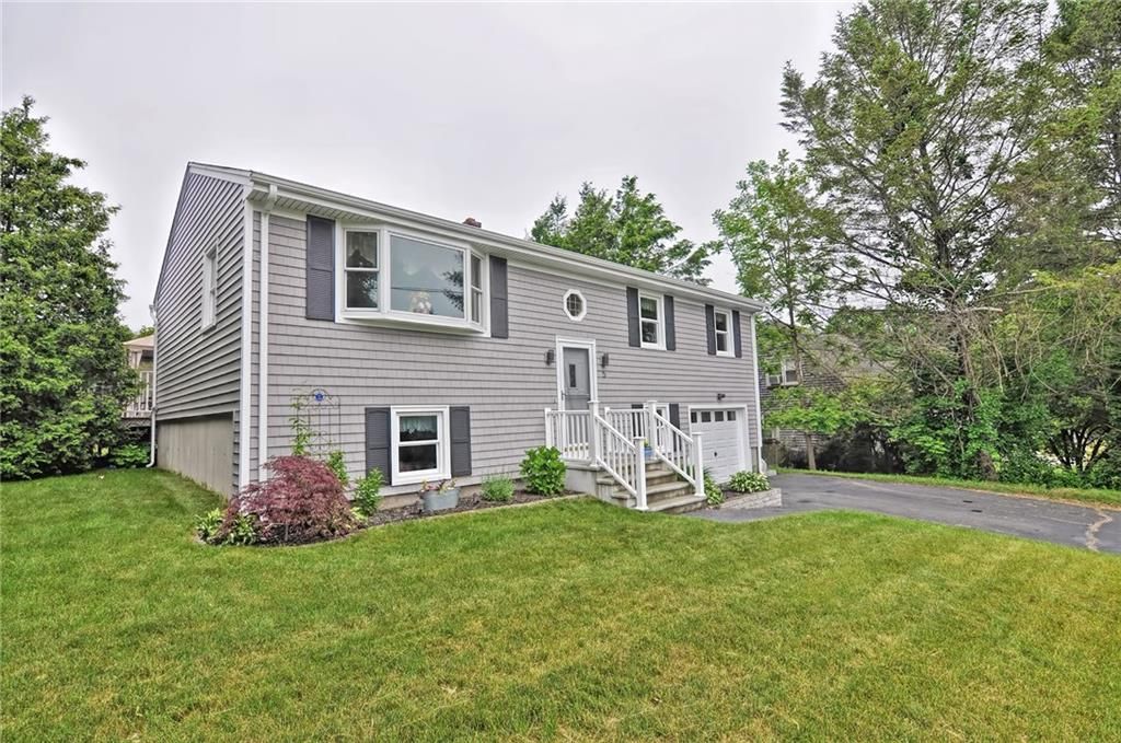 5 Kinnicutt Ave, Warren, RI 02885 - See Est. Value, Schools & More