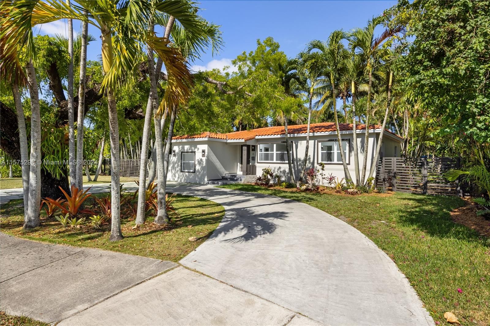 5817 SW 62nd Ave, South Miami, FL 33143 - See Est. Value, Schools & More