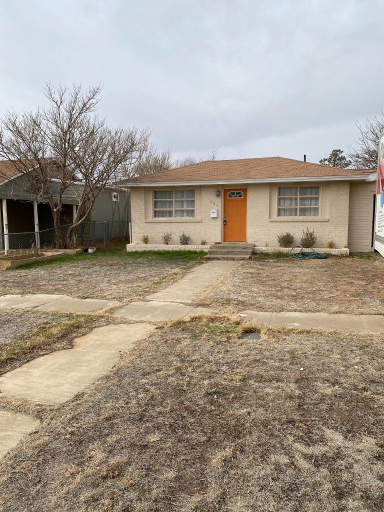 745 S 15th St, Slaton, TX 79364 - See Est. Value, Schools & More