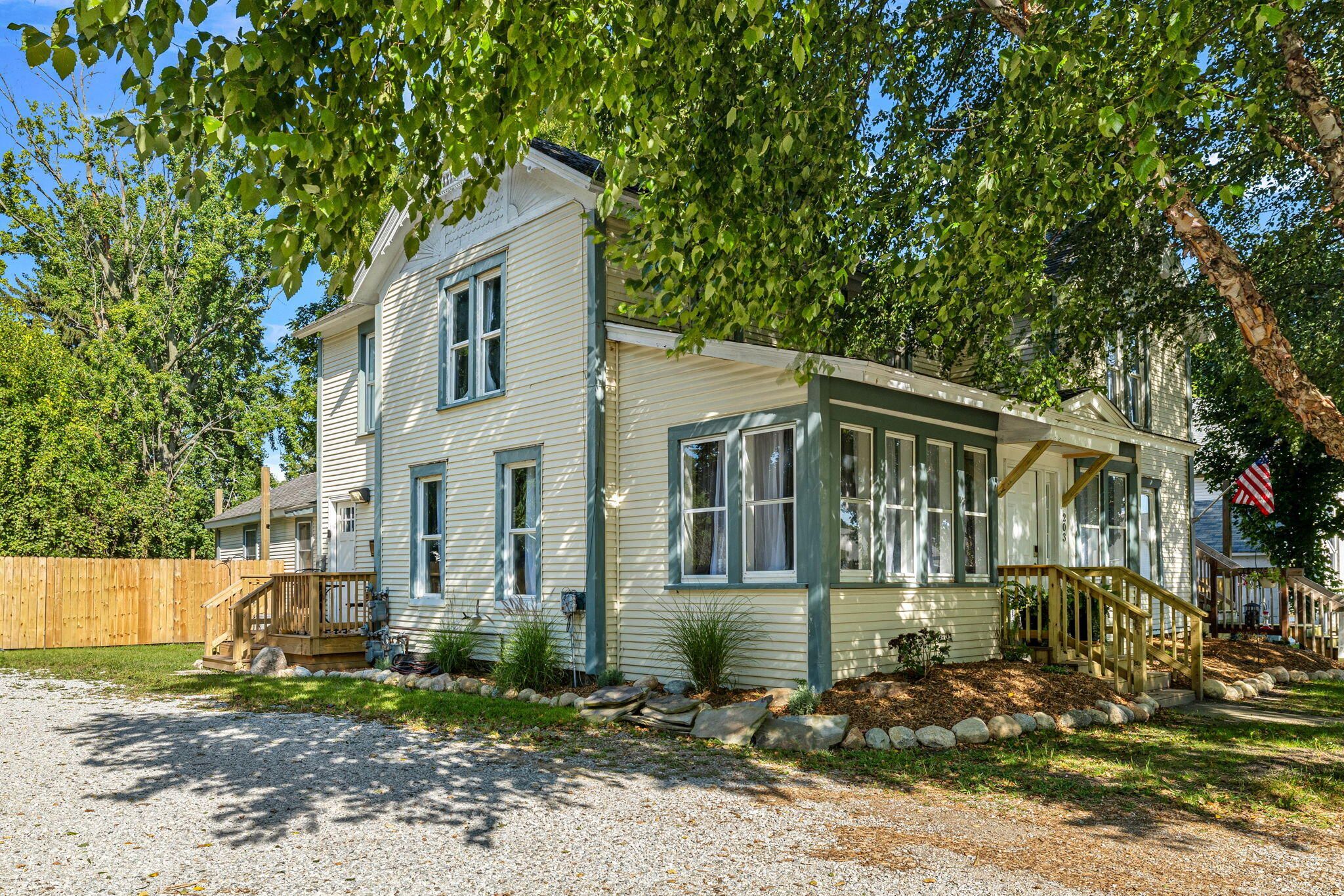 203 S Cleveland Ave, Galien, MI 49113 - See Est. Value, Schools & More