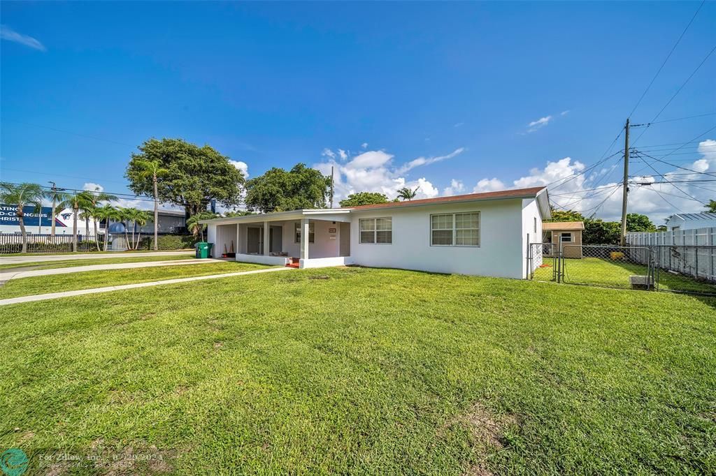 8871 SW 42nd St, Miami, FL 33165 - See Est. Value, Schools & More