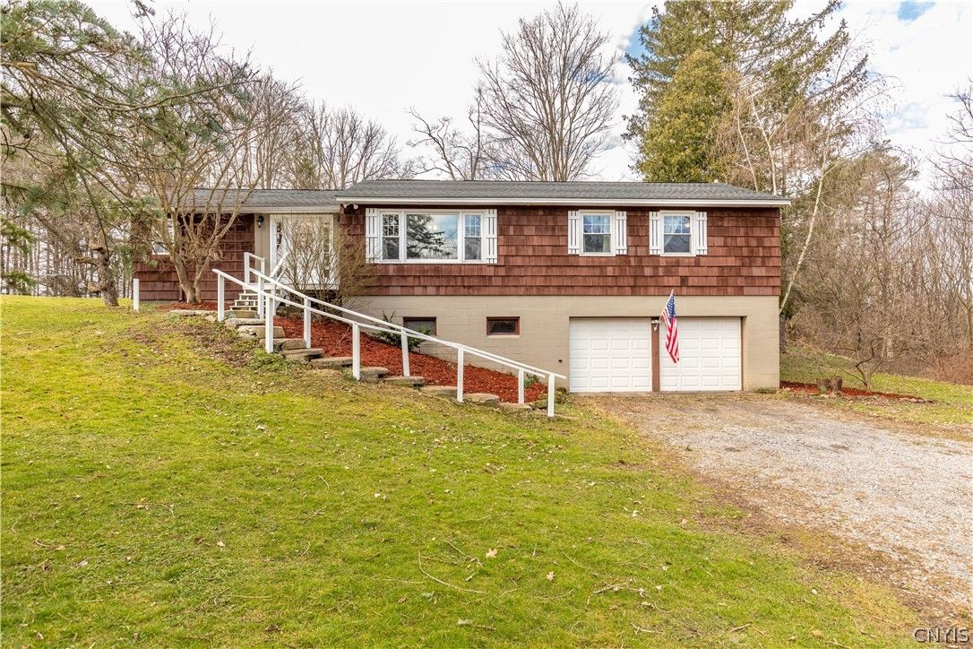 3561 Makyes Rd, Nedrow, NY 13120 - See Est. Value, Schools & More