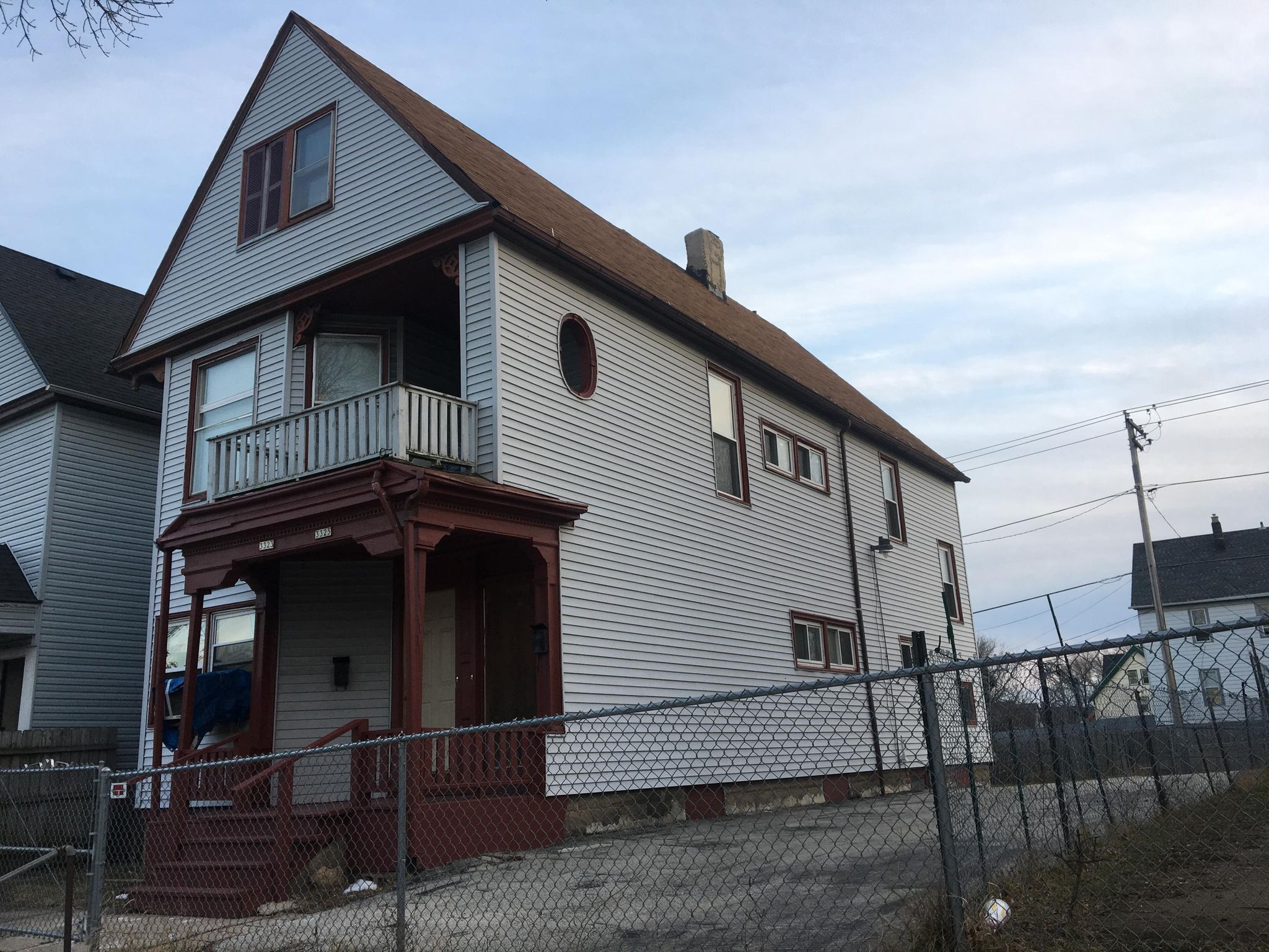 3323 W Walnut St, Milwaukee, WI 53208 - See Est. Value, Schools & More