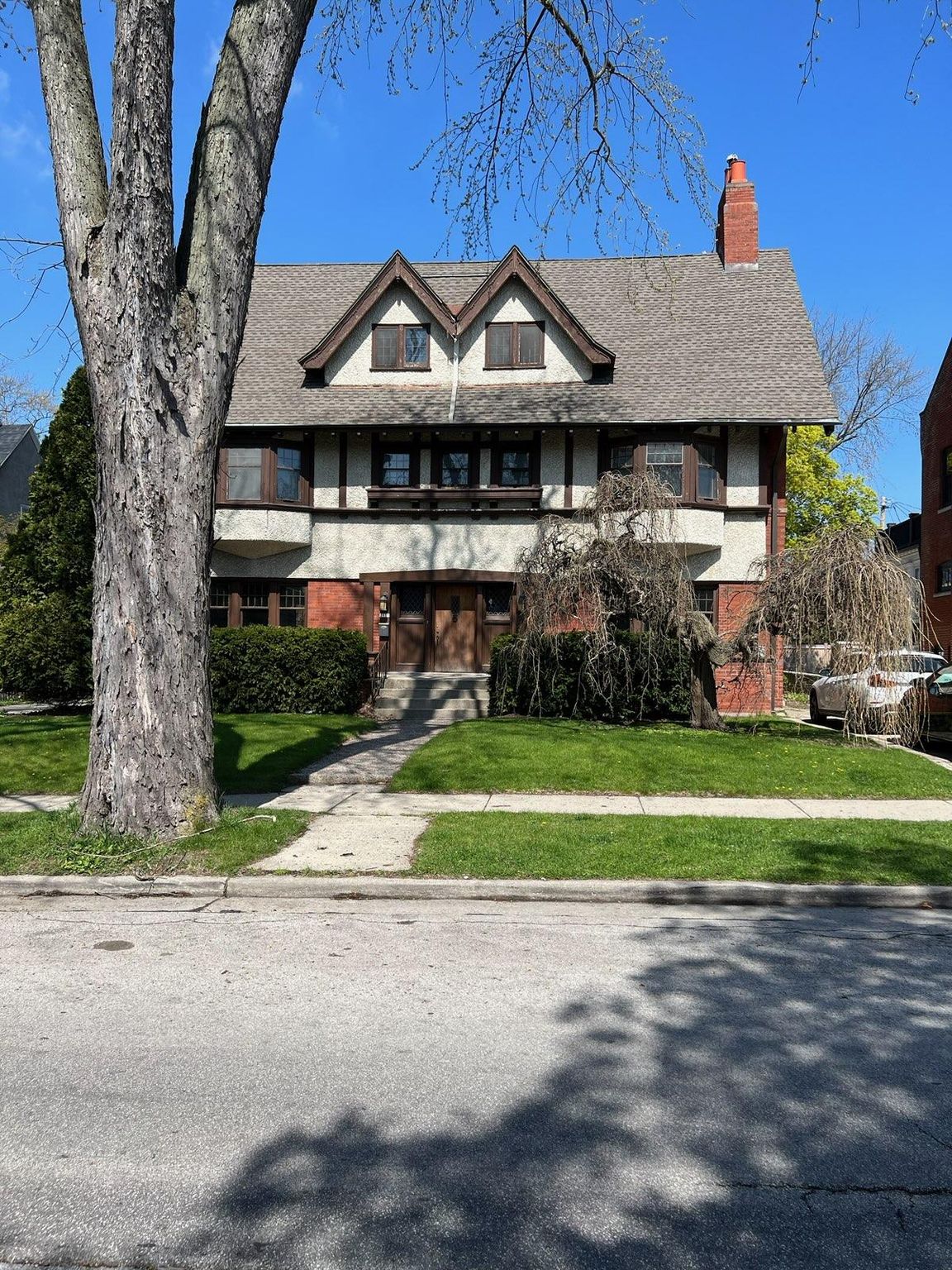 2115 N Lake Dr, Milwaukee, WI 53202 - See Est. Value, Schools & More