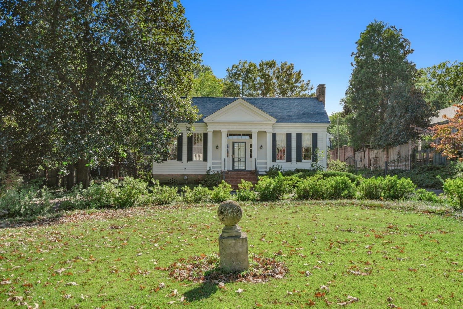 2725 Lombardy Ave, Memphis, TN 38111 - See Est. Value, Schools & More