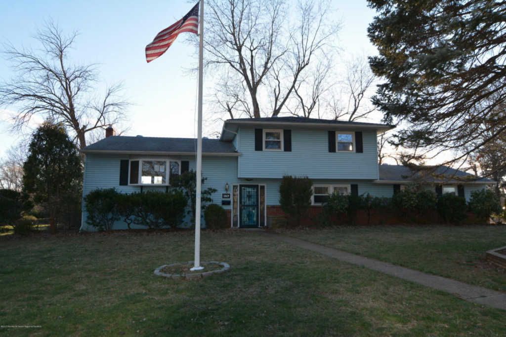 157 Samara Dr, Shrewsbury, NJ 07702 - See Est. Value, Schools & More