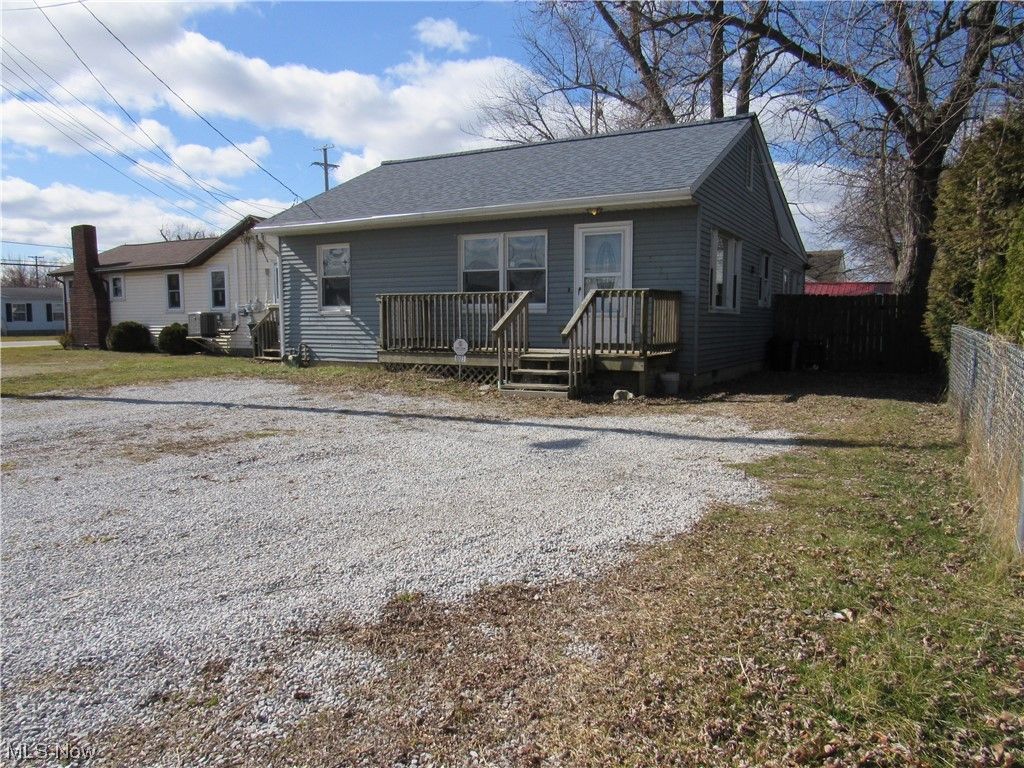 5123 Phillips Dr, Geneva, OH 44041 - See Est. Value, Schools & More