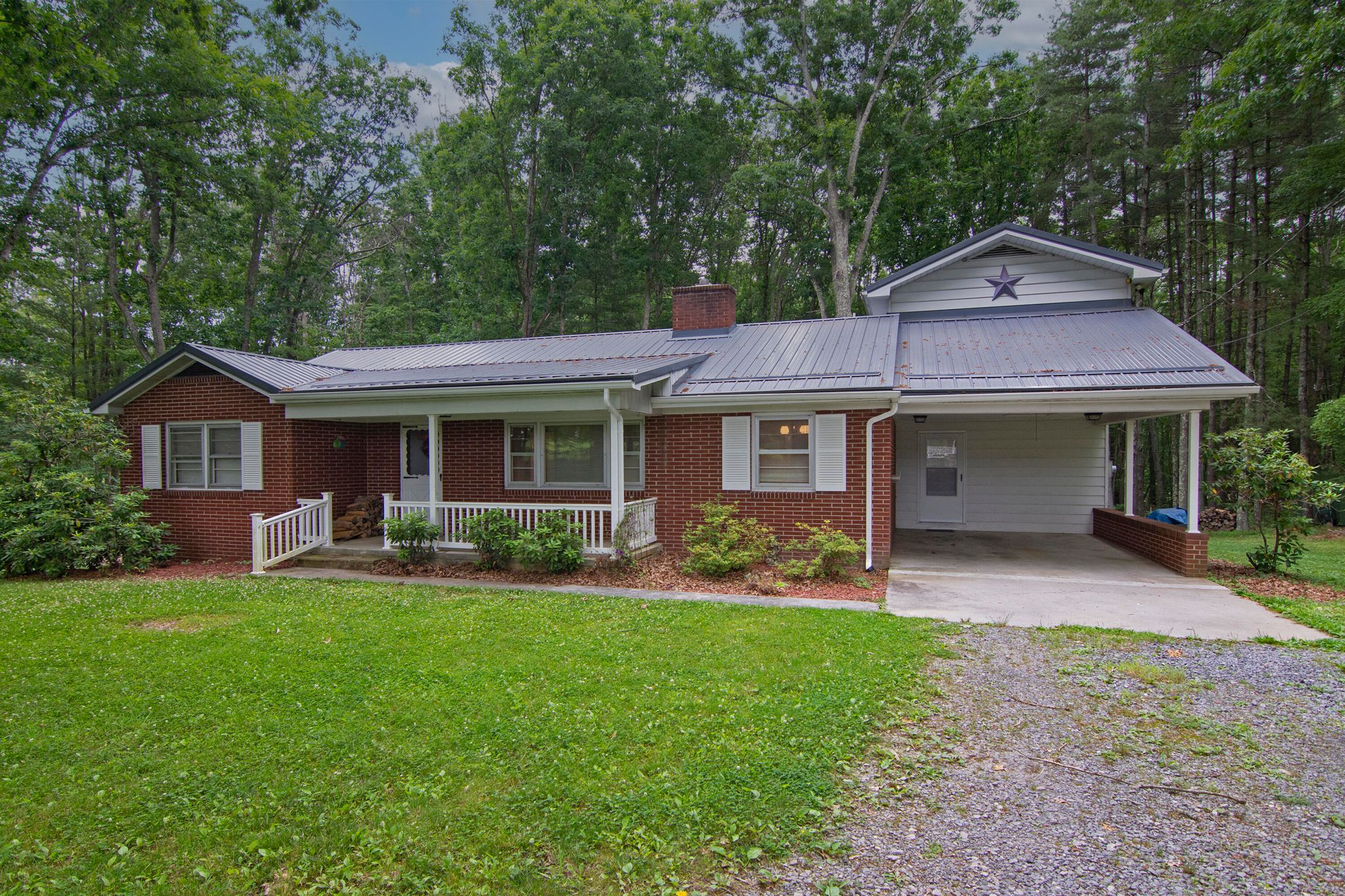 494 Summit Dr, Peterstown, WV 24963 - See Est. Value, Schools & More