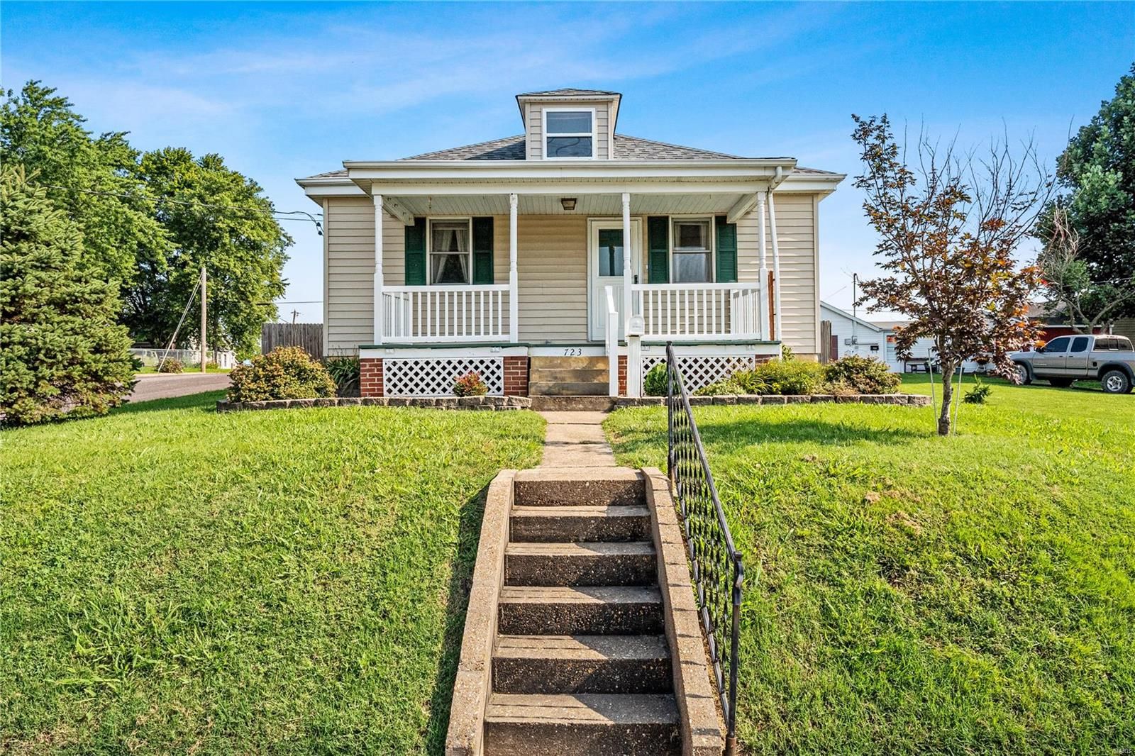 723 W 9th St, Washington, MO 63090 - See Est. Value, Schools & More