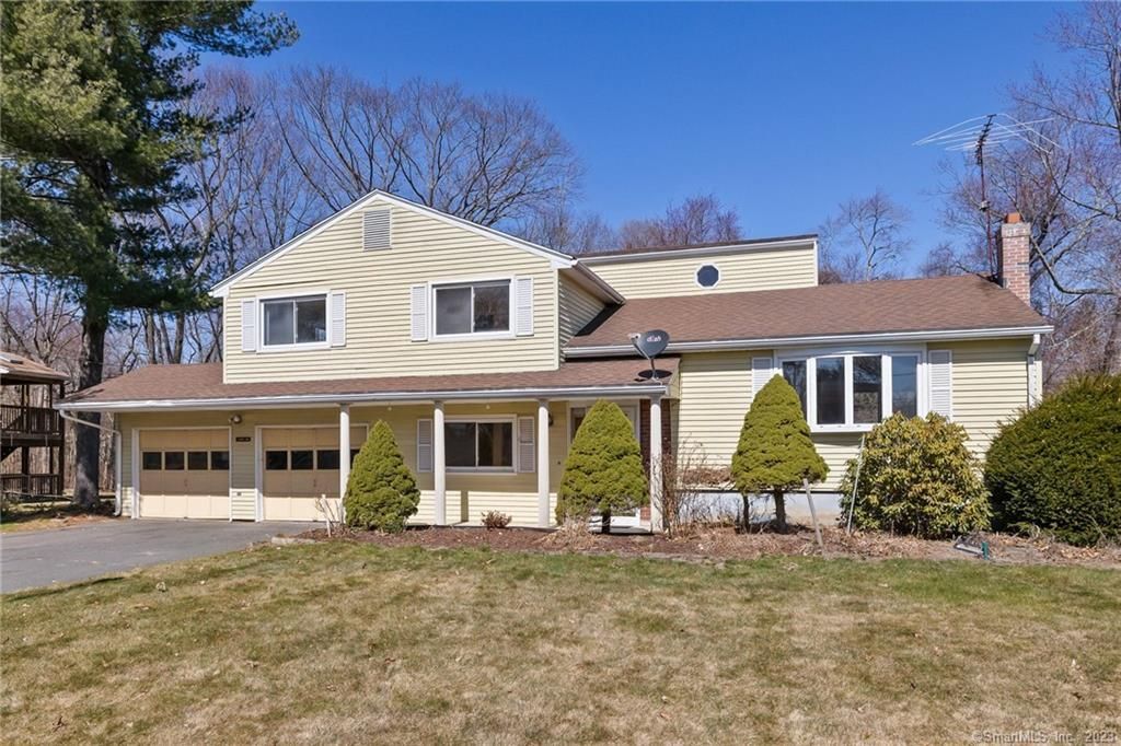 12 Briar Lane, Bloomfield, CT 06002 - See Est. Value, Schools & More