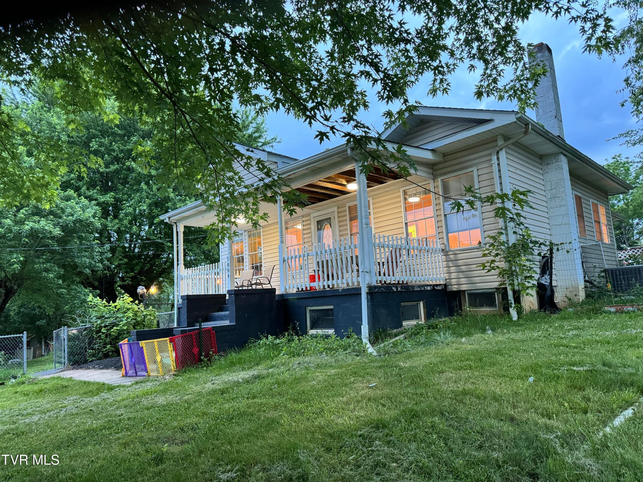 1804 Indian Ridge Rd, Johnson City, TN 37604 - See Est. Value, Schools ...