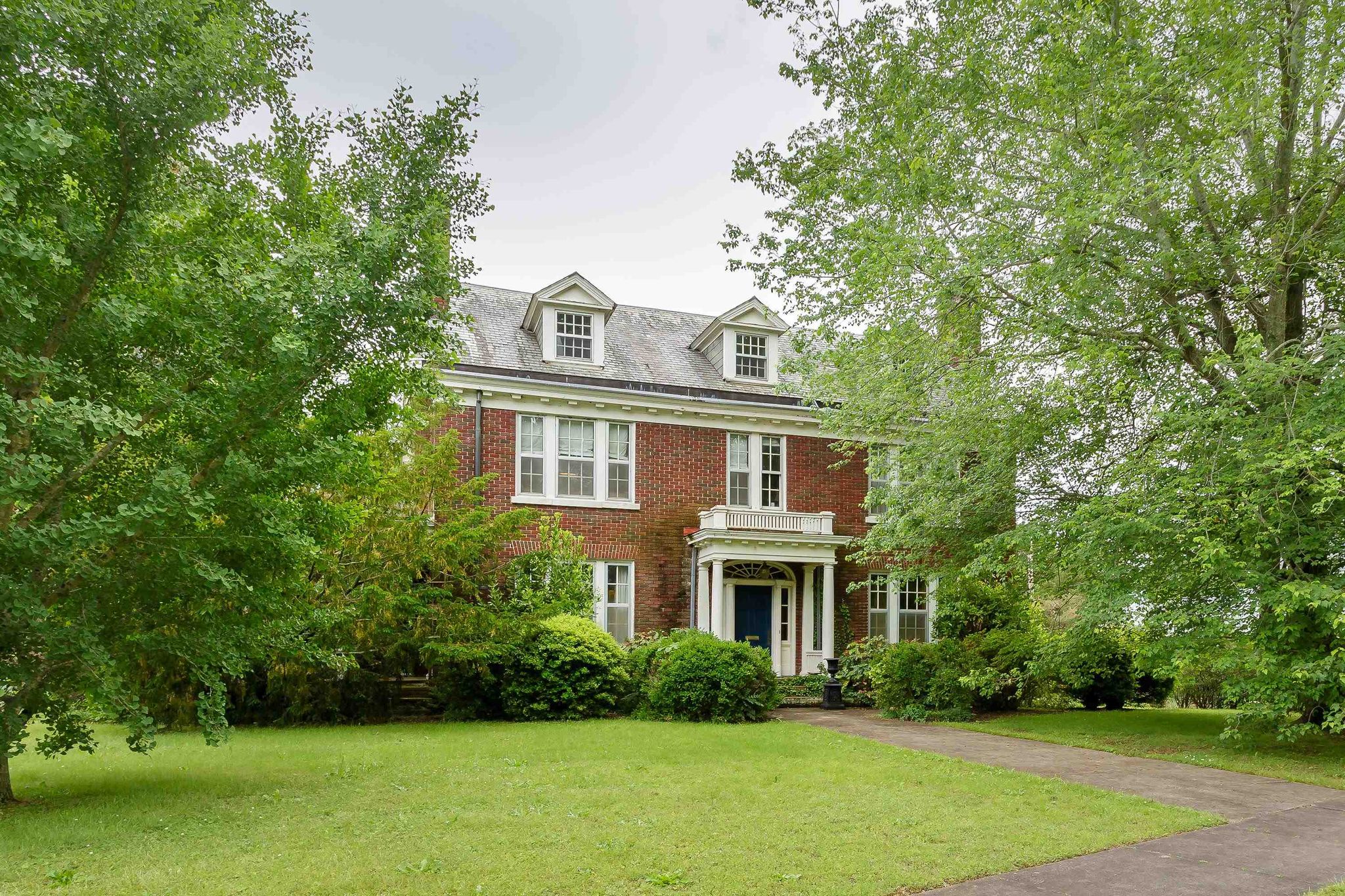 100 Gordon Dr, Sheffield, AL 35660 - See Est. Value, Schools & More