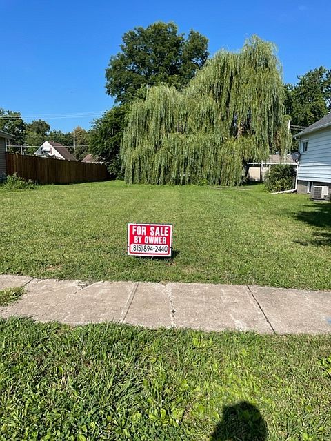 124 N Hennepin Ave, Ladd, IL 61329 - See Est. Value, Schools & More