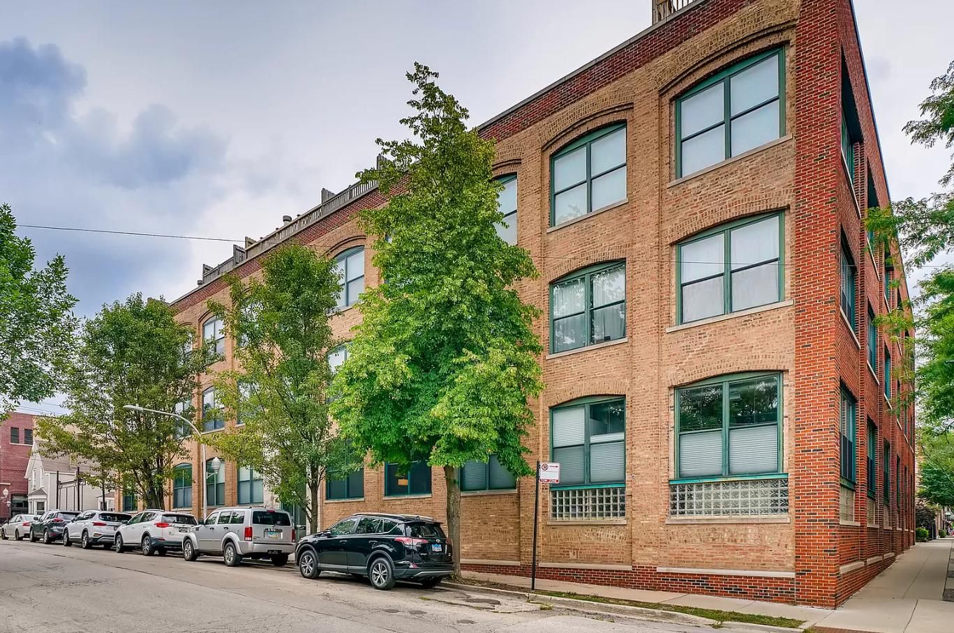 3201 N Ravenswood Ave #104, Chicago, IL 60657 | Trulia