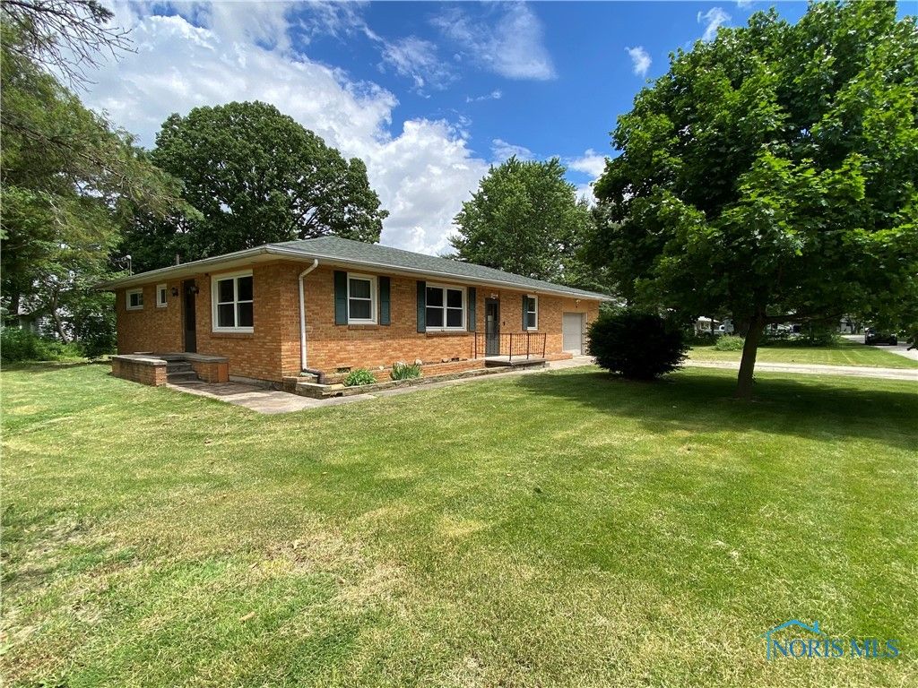 25742 Luckey Rd, Perrysburg, OH 43551 - See Est. Value, Schools & More