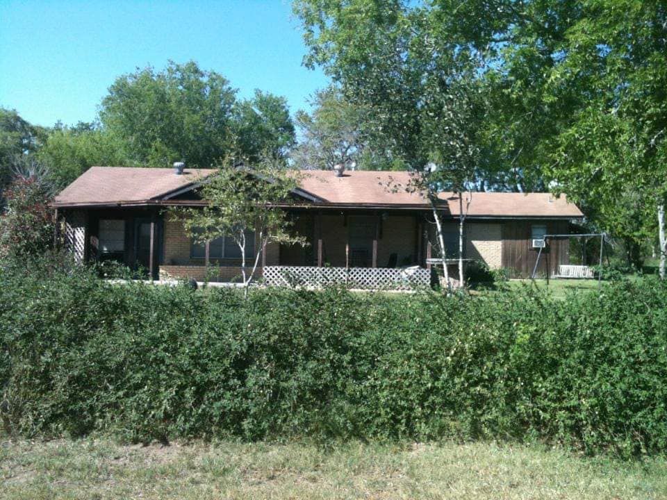 225 La Calle St, Tuleta, TX 78162 - See Est. Value, Schools & More