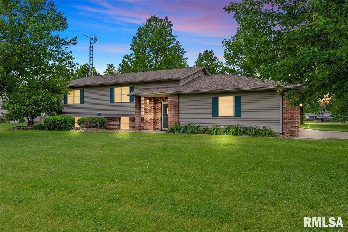 201 Nichols Ln, Loami, IL 62661 - See Est. Value, Schools & More