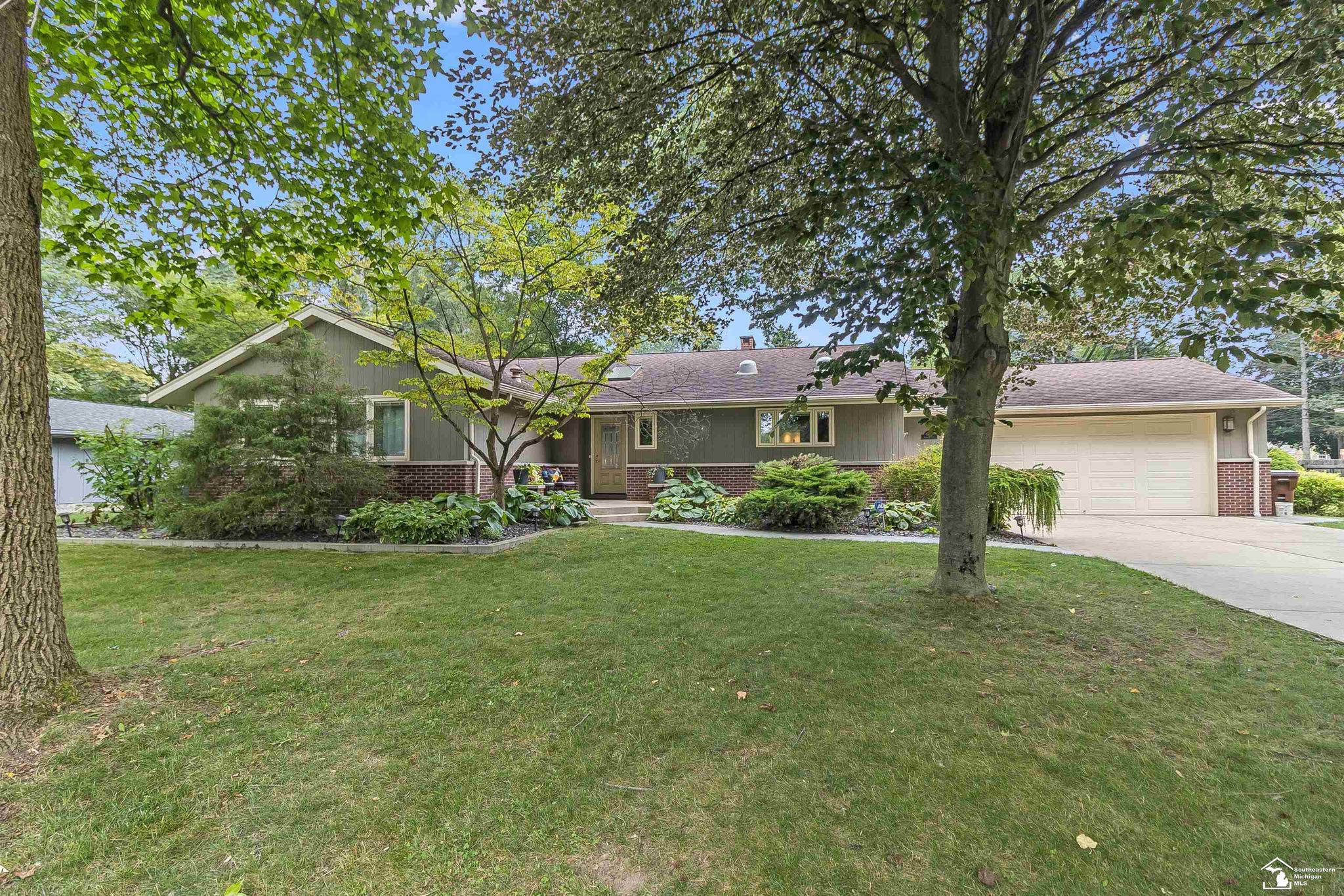 1565 Arbor Ave, Monroe, MI 48162 - See Est. Value, Schools & More