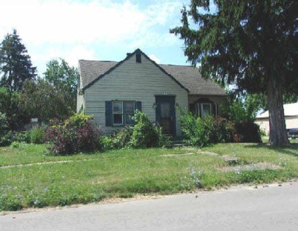 112 W Southeastern St, Galien, MI 49113 - See Est. Value, Schools & More