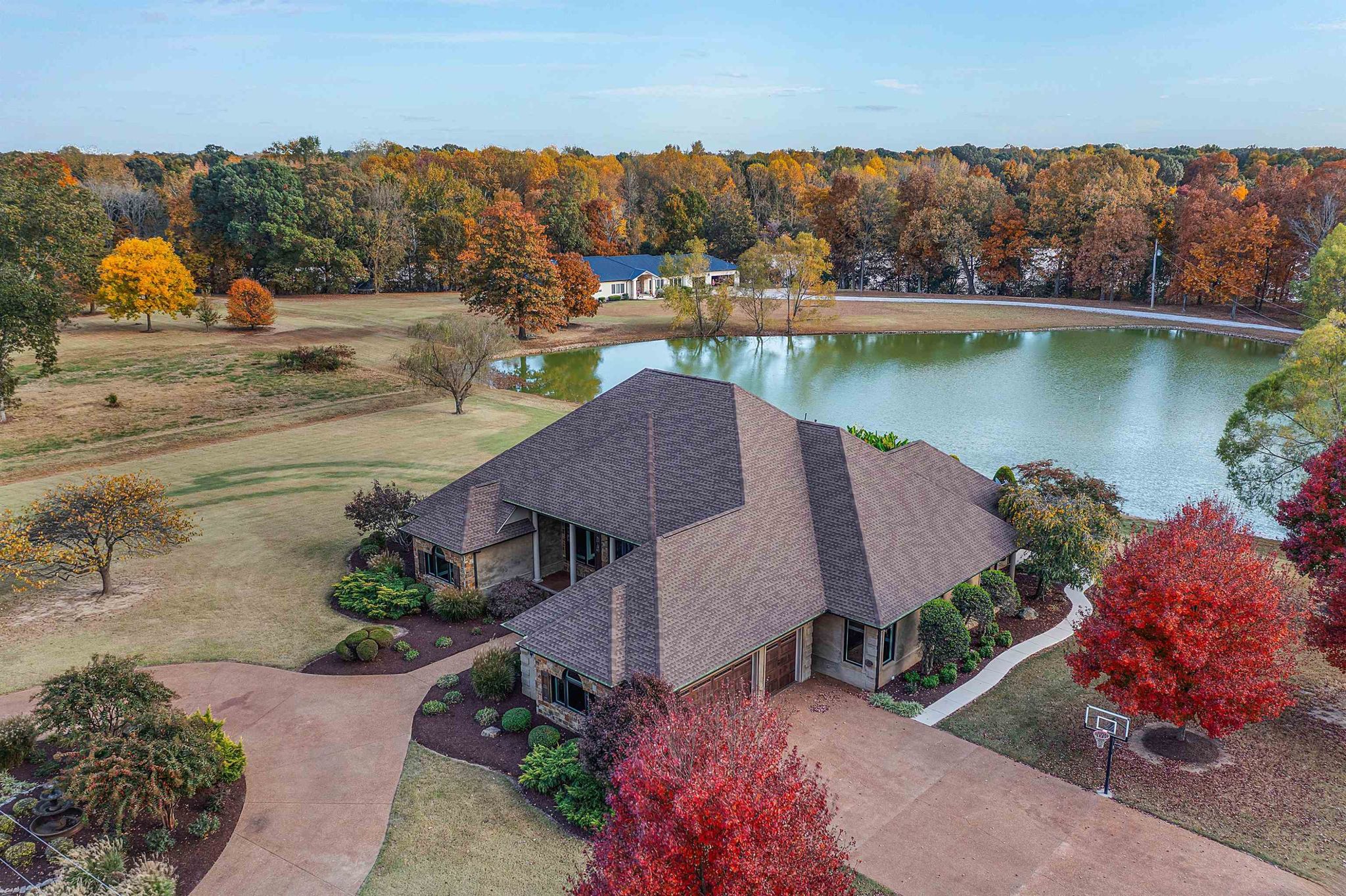 3 Morris Moore Dr, Humboldt, TN 38343 - See Est. Value, Schools & More