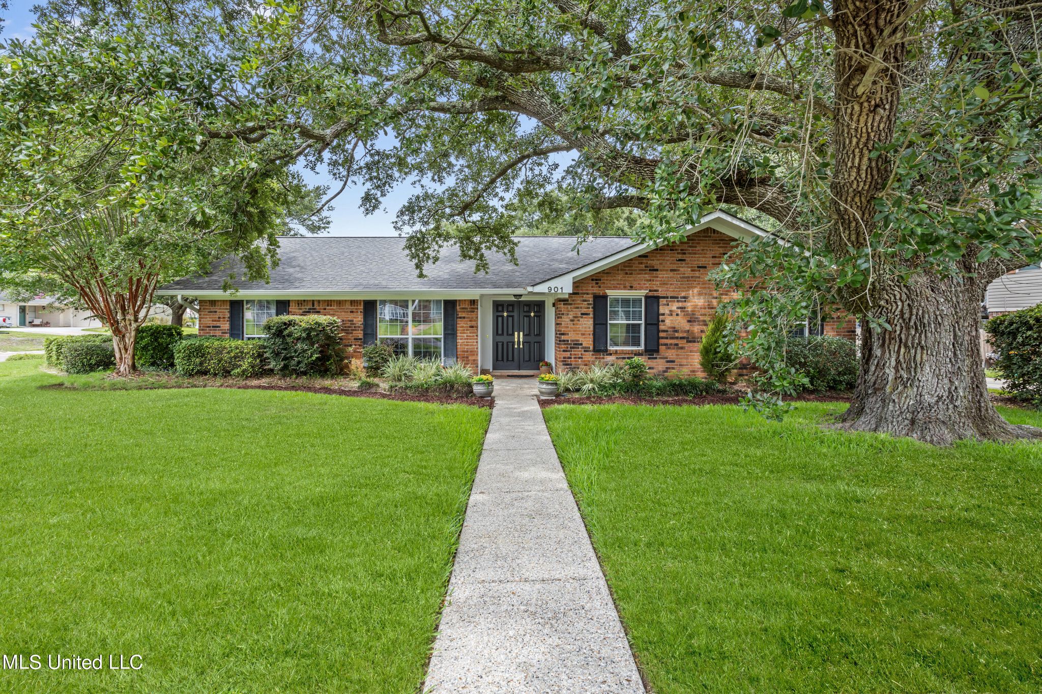 901 N Shore Dr, Biloxi, MS 39532 - See Est. Value, Schools & More