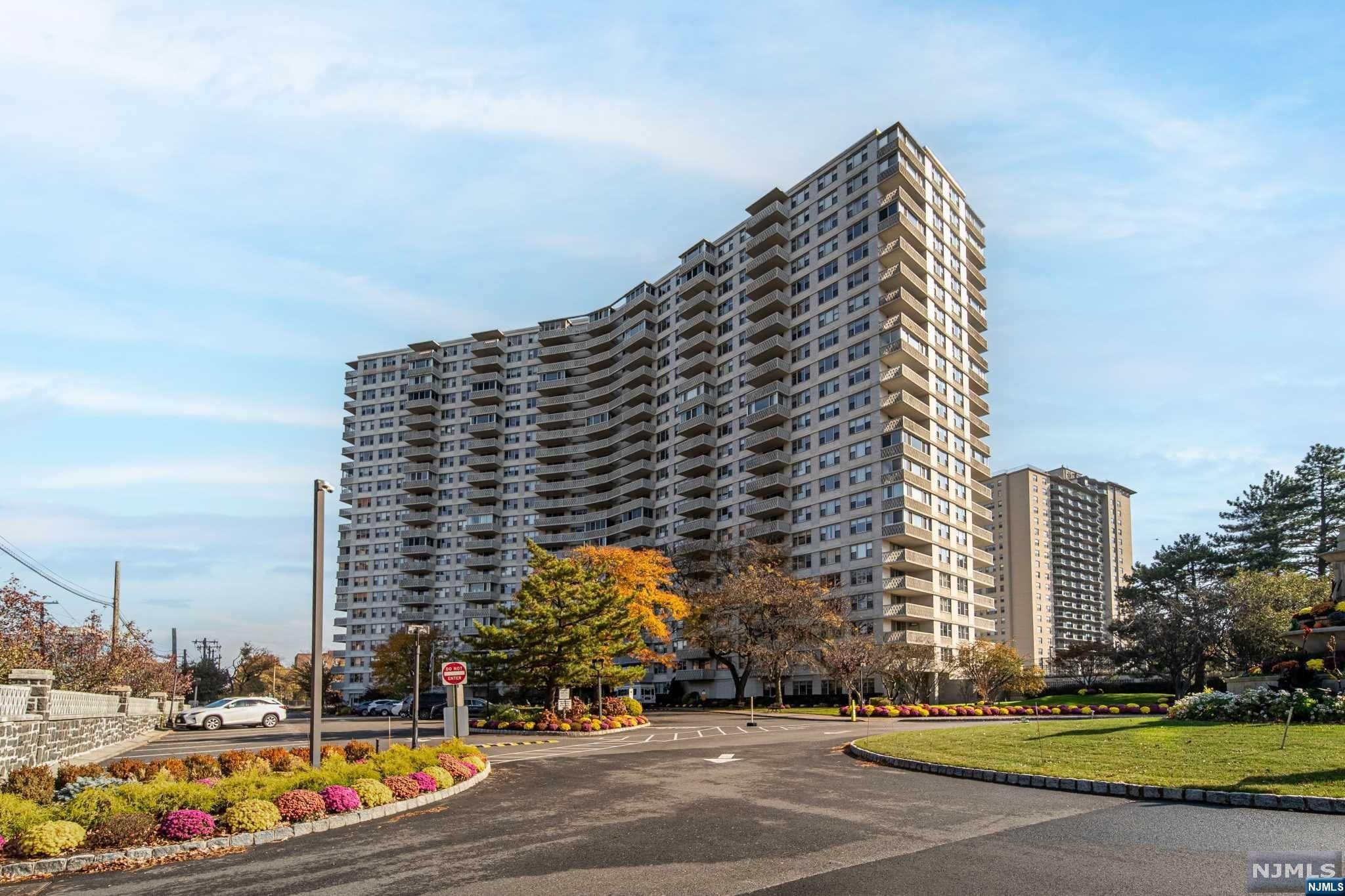 2100 Linwood Ave #9S, Fort Lee, NJ 07024 | MLS# 24035485 | Trulia