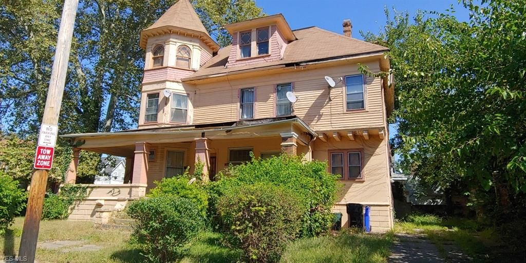 9902 South Blvd, Cleveland, OH 44108 - See Est. Value, Schools & More