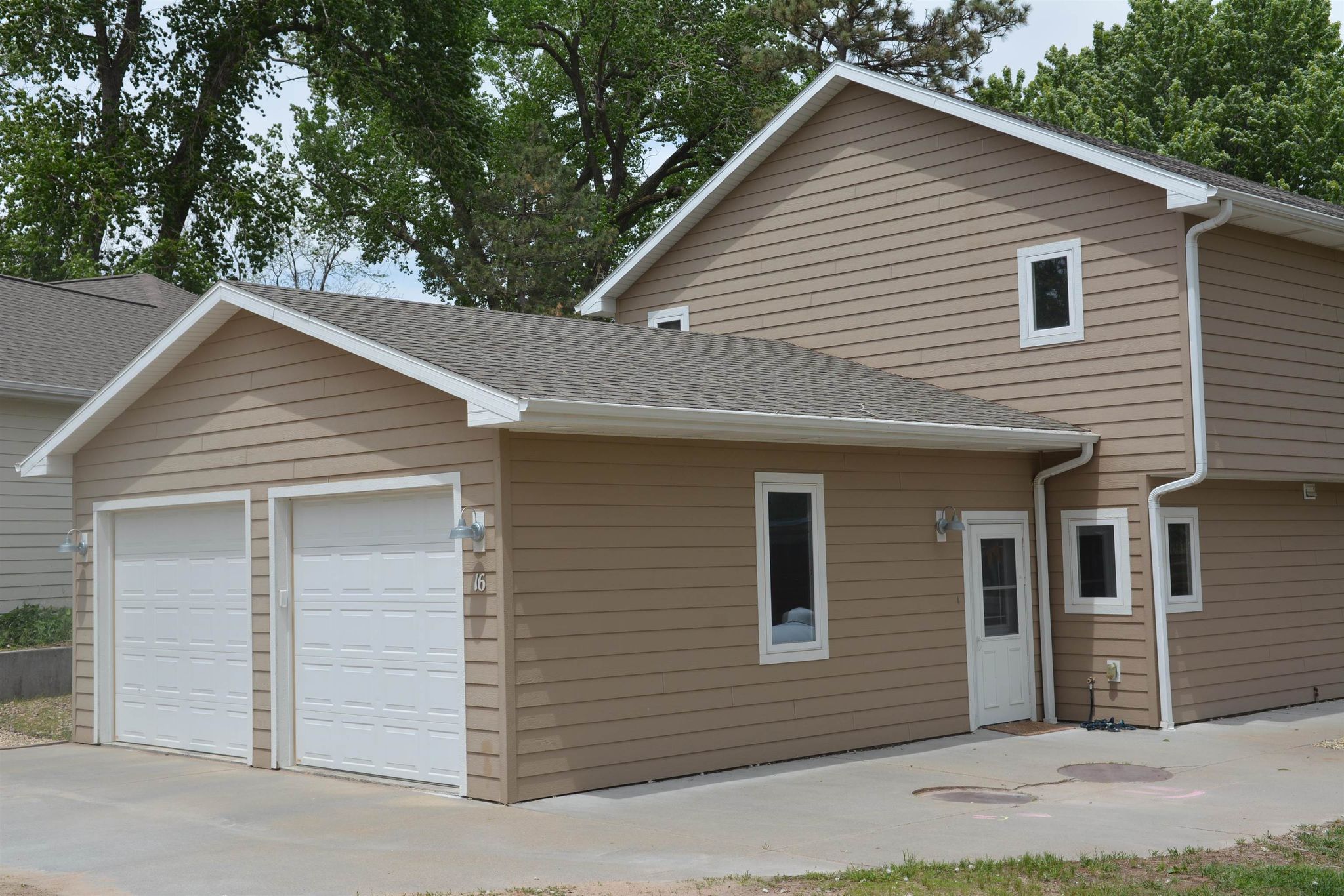 16 El Charman Lake Pl, Gibbon, NE 68840 - See Est. Value, Schools & More
