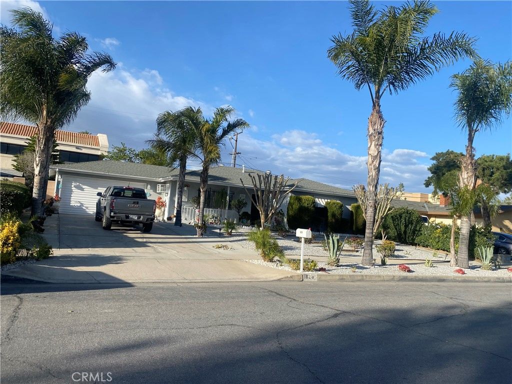 826 Lorraine Pl, Rialto, CA 92376 - See Est. Value, Schools & More