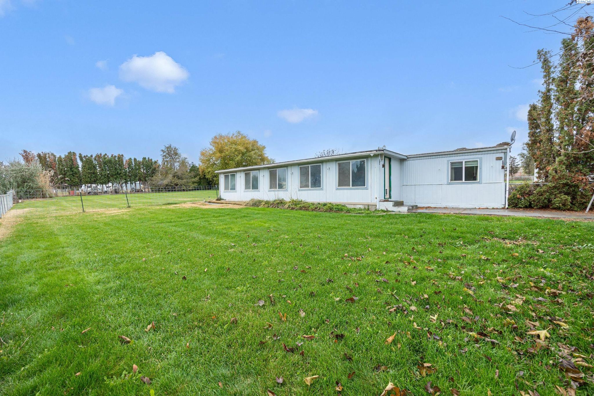 67406 N Harrison Loop, Benton City, WA 99320 - See Est. Value, Schools ...