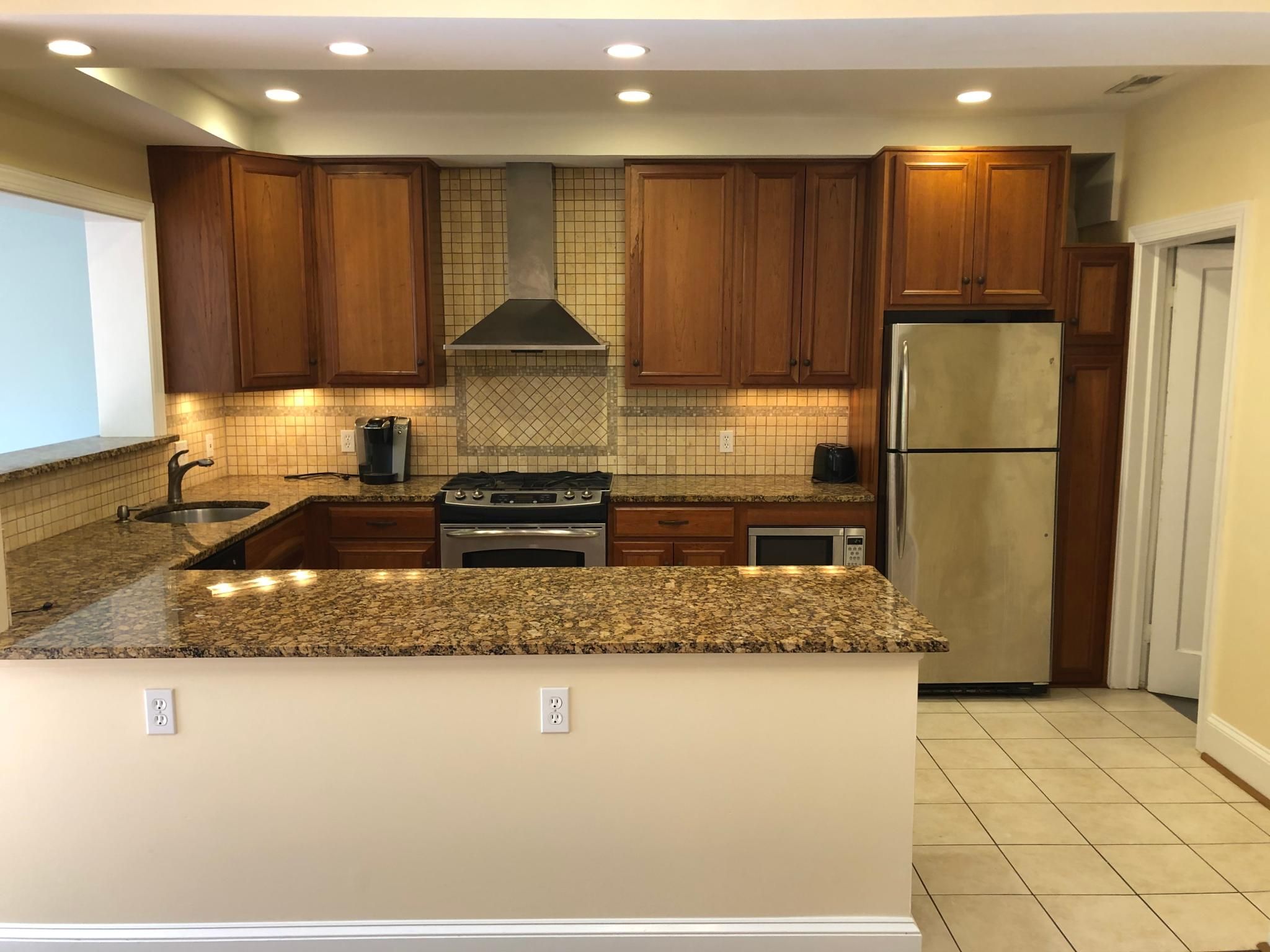 1702 37th St NW, Washington, DC 20007 - See Est. Value, Schools & More