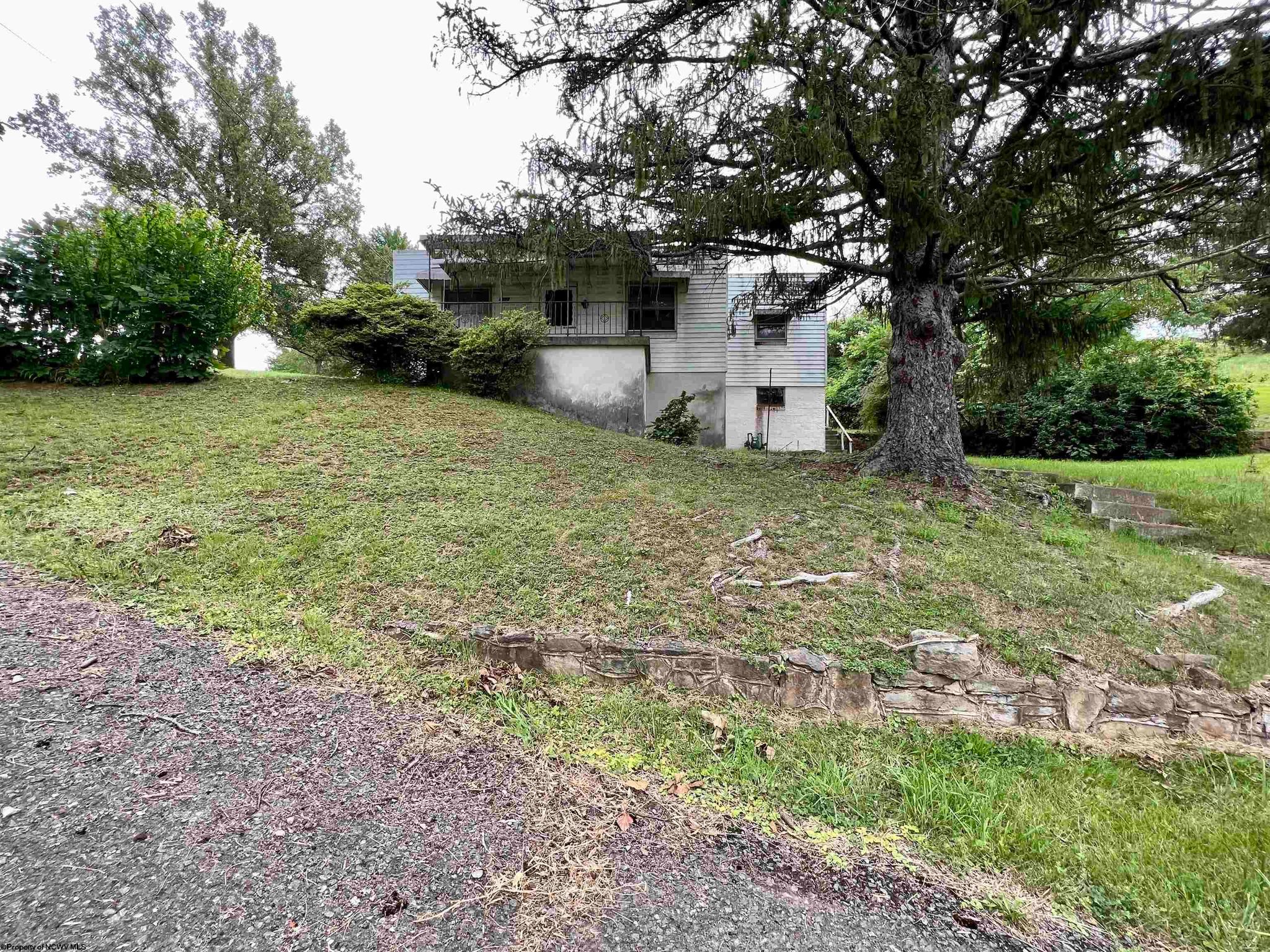 2213 Pleasant Valley Rd, Fairmont, WV 26554 - See Est. Value, Schools ...