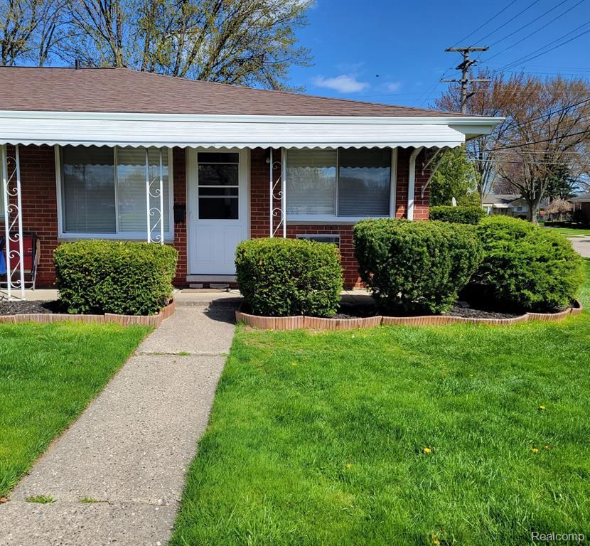 23016 E Kelly Rd N #10, Eastpointe, MI 48021 - See Est. Value, Schools ...