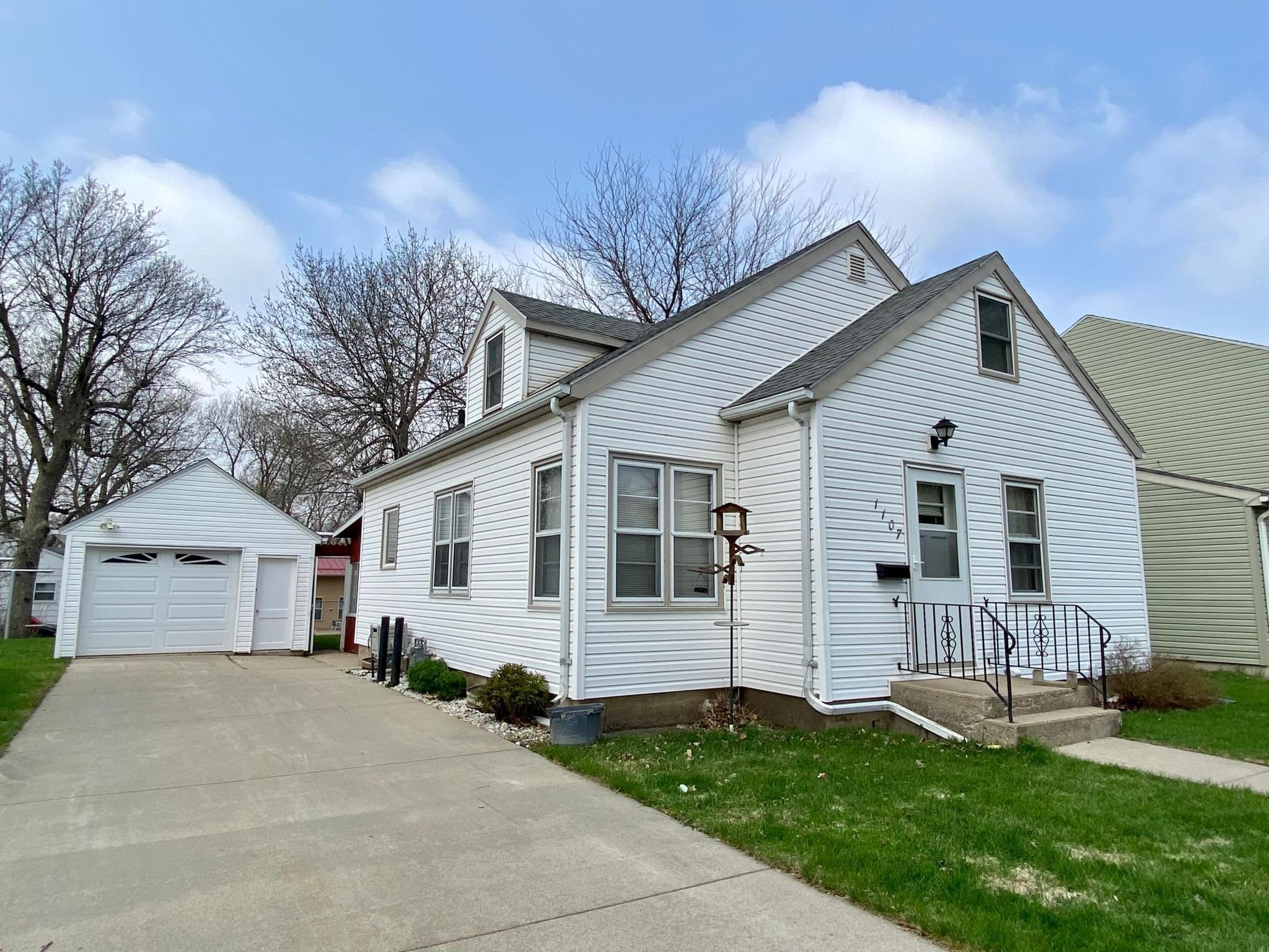 1107 Milton Ave, Worthington, MN 56187 - See Est. Value, Schools & More