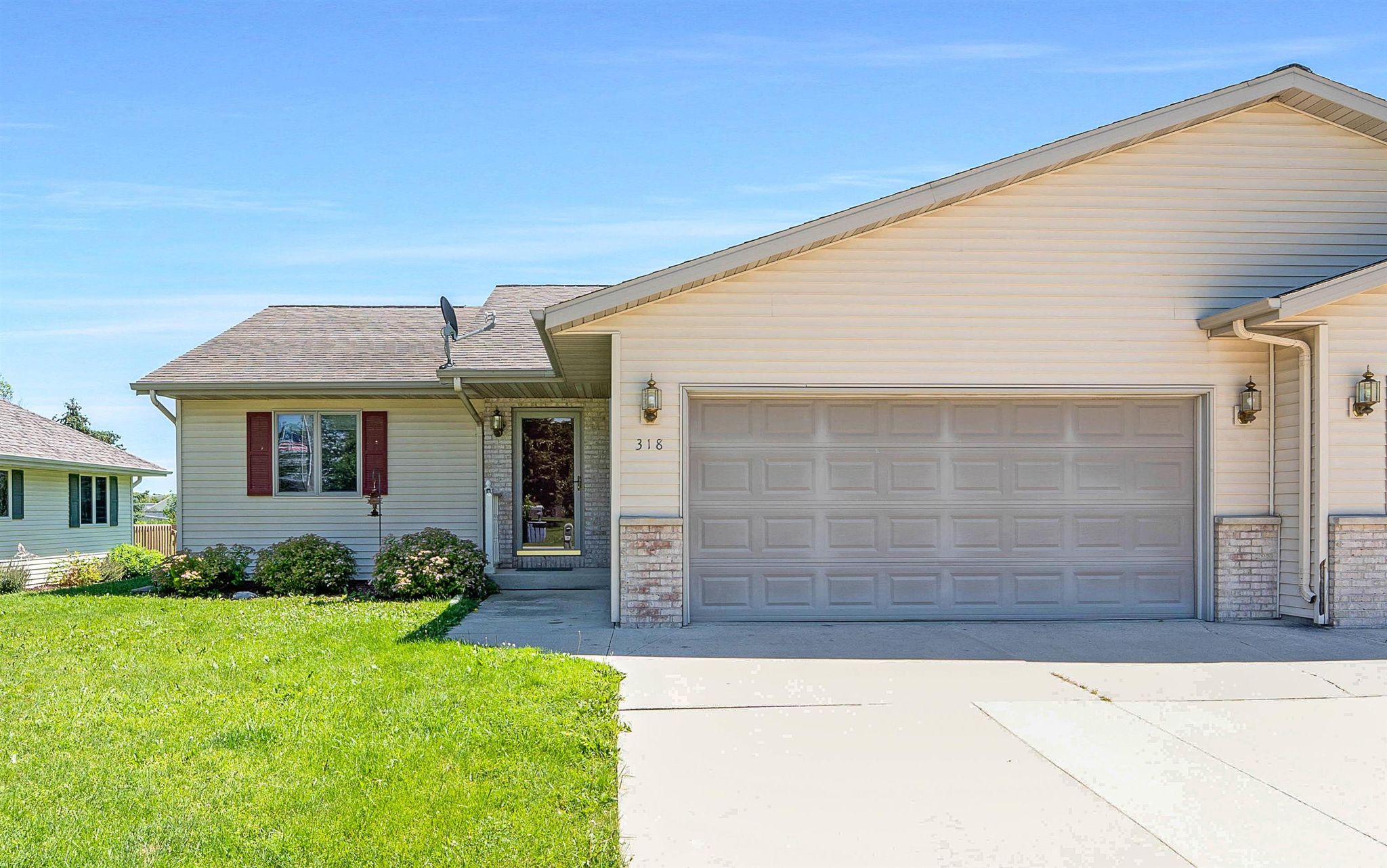 318 Donna St, Chilton, WI 53014 - See Est. Value, Schools & More