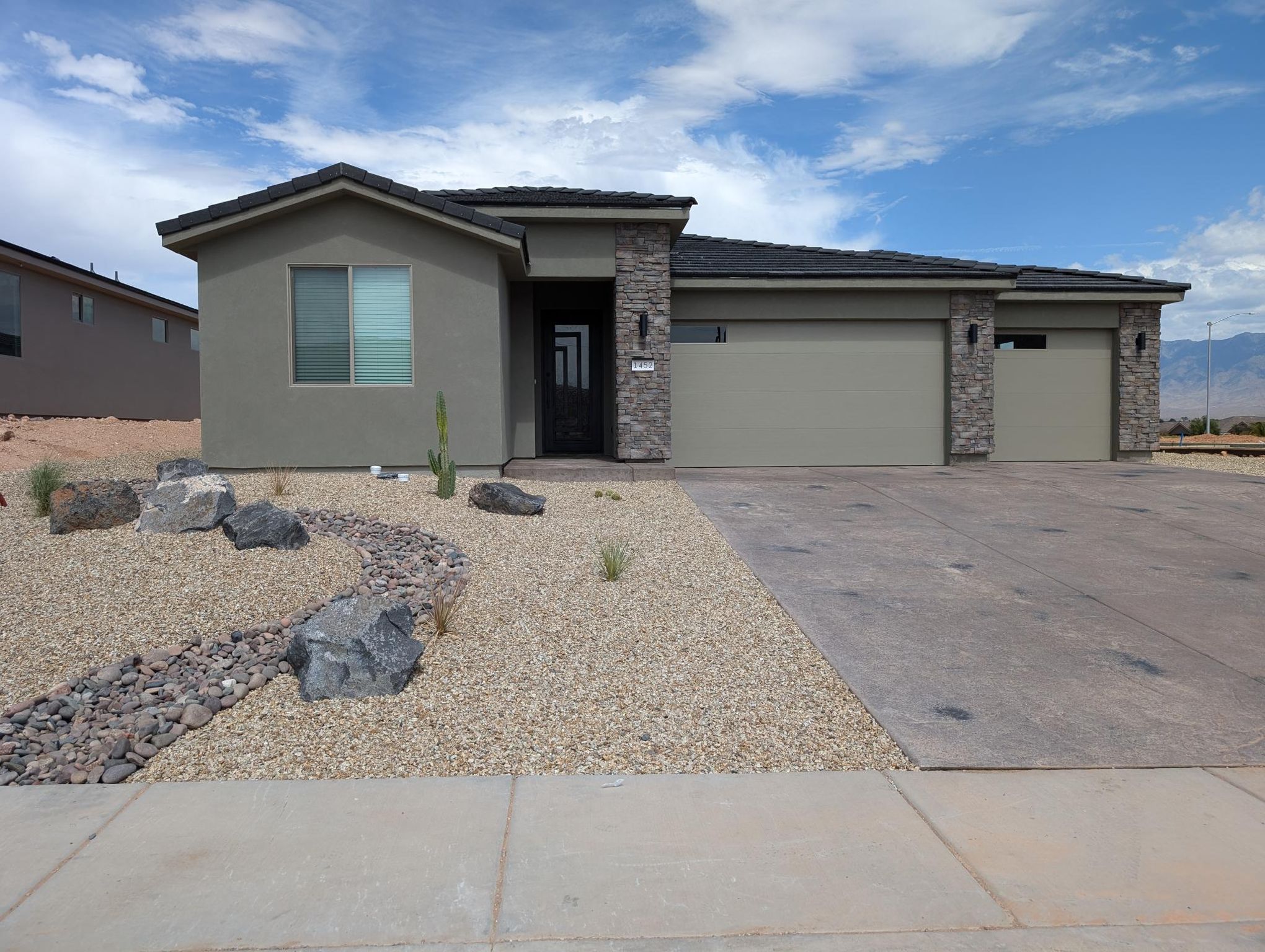 1452 Dustin Don Dr, Mesquite, NV 89027 - See Est. Value, Schools & More