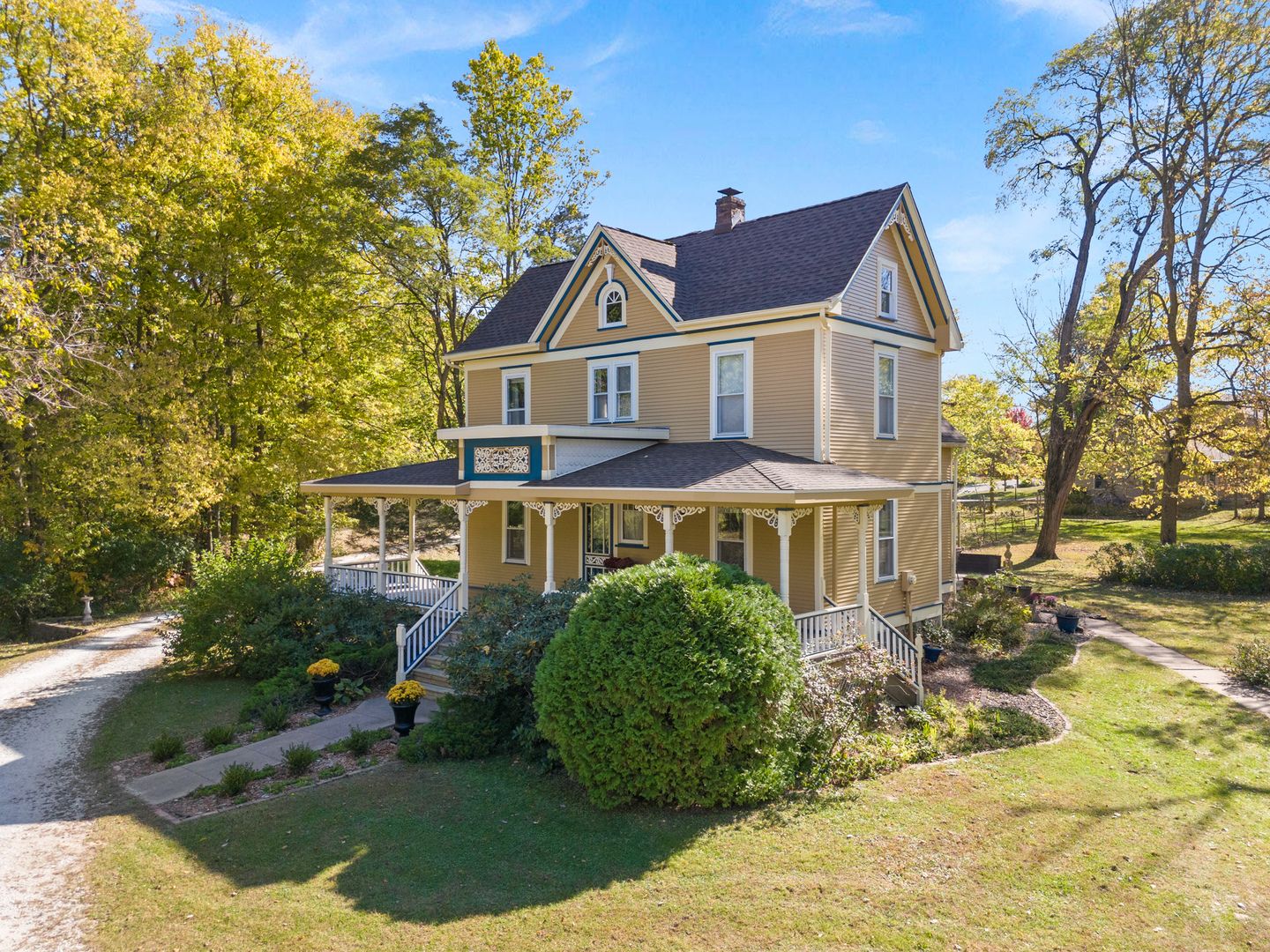 217 N Rustic Rd, East Peoria, IL 61611 - See Est. Value, Schools & More