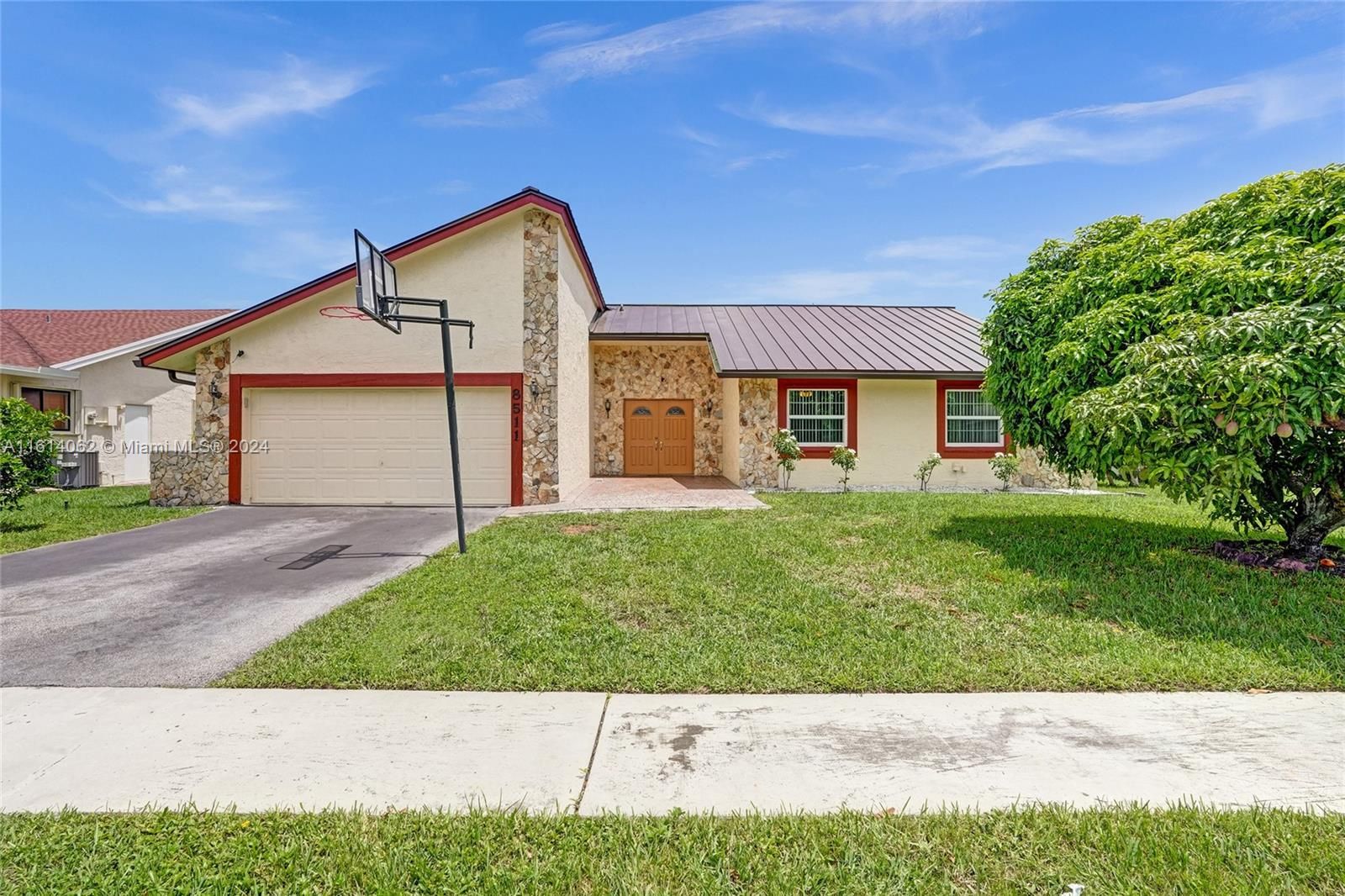 8511 NW 54th St, Lauderhill, FL 33351 - See Est. Value, Schools & More