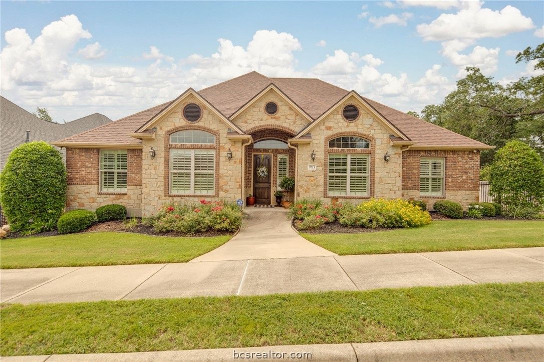 2015 Lola Ln, Bryan, TX 77807 | Trulia