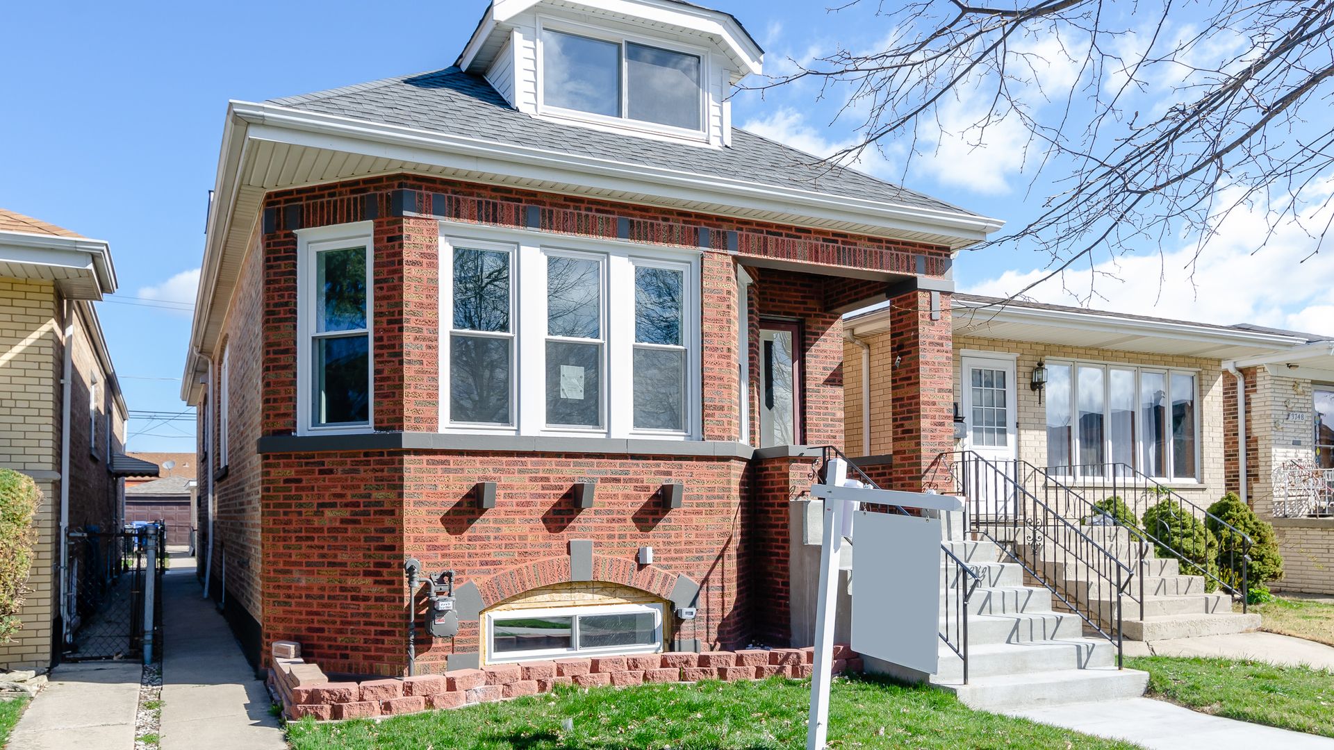 3752 W 56th Pl, Chicago, IL 60629 | Trulia