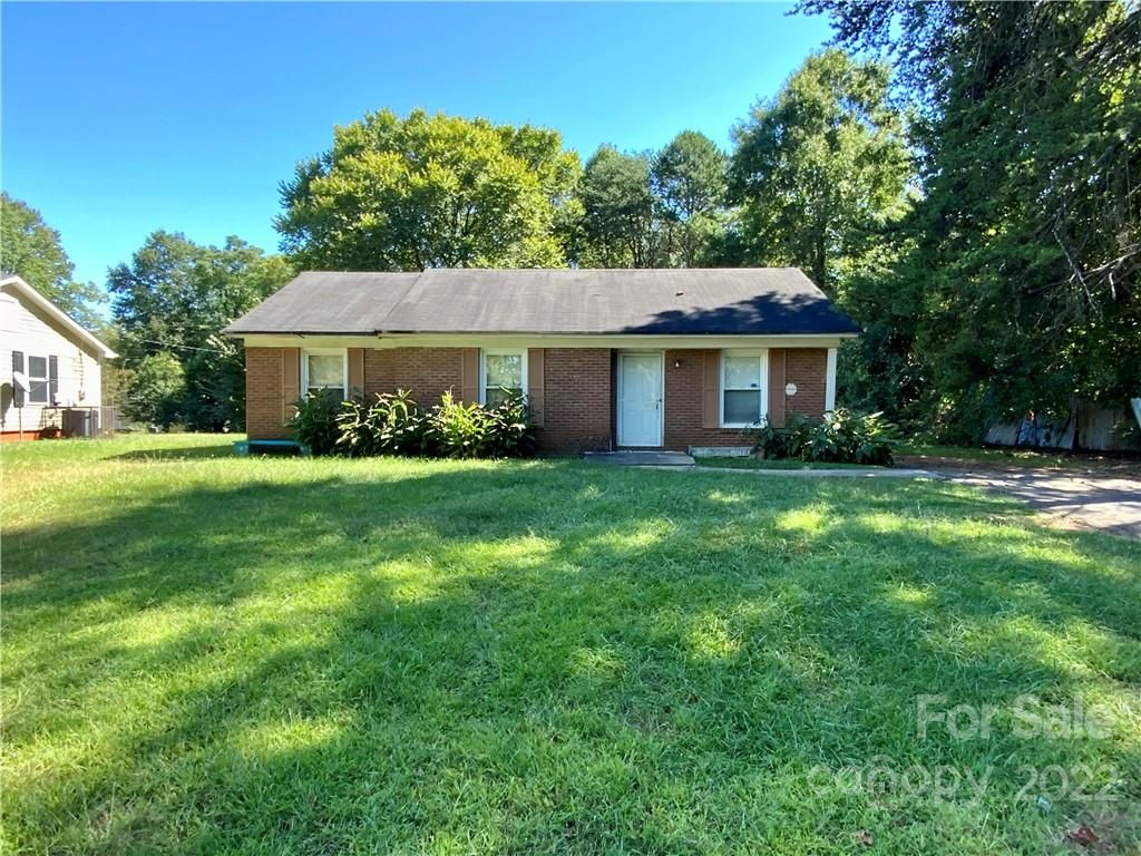 1011 Dedmon Dr, Charlotte, NC 28216 - See Est. Value, Schools & More
