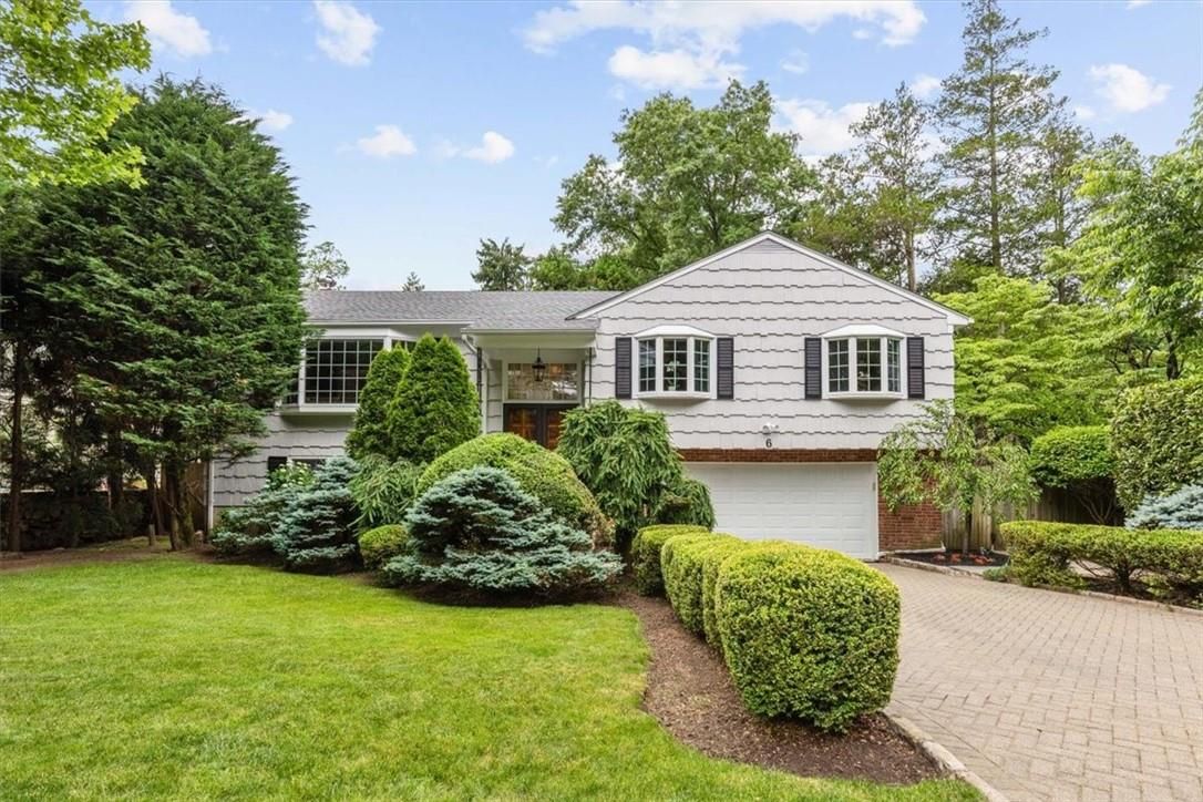 6 Hood Court, Hartsdale, NY 10530 - See Est. Value, Schools & More