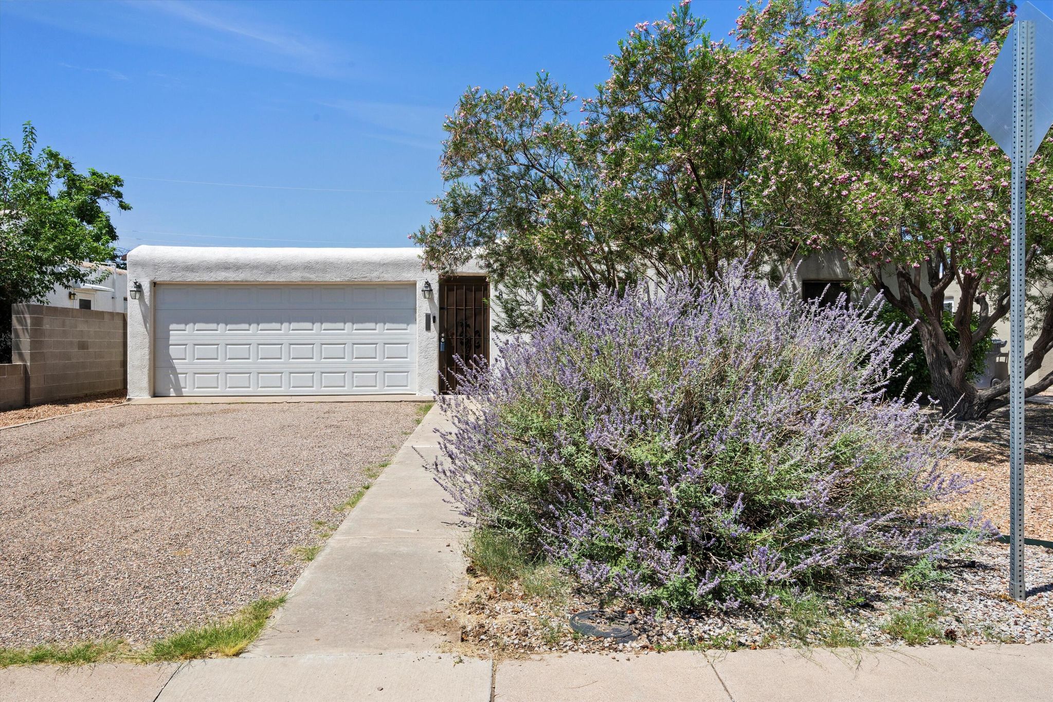 1827 Field Dr NE, Albuquerque, NM 87112 - See Est. Value, Schools & More