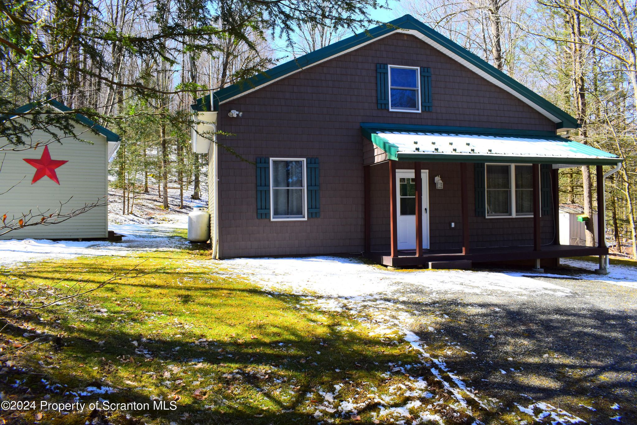 496 Lake Roy Cir, New Milford, PA 18834 - See Est. Value, Schools & More