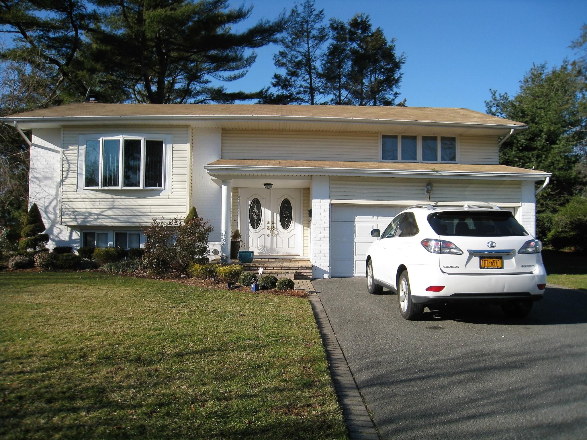 1 Sutton Ter, Jericho, NY 11753 - See Est. Value, Schools & More